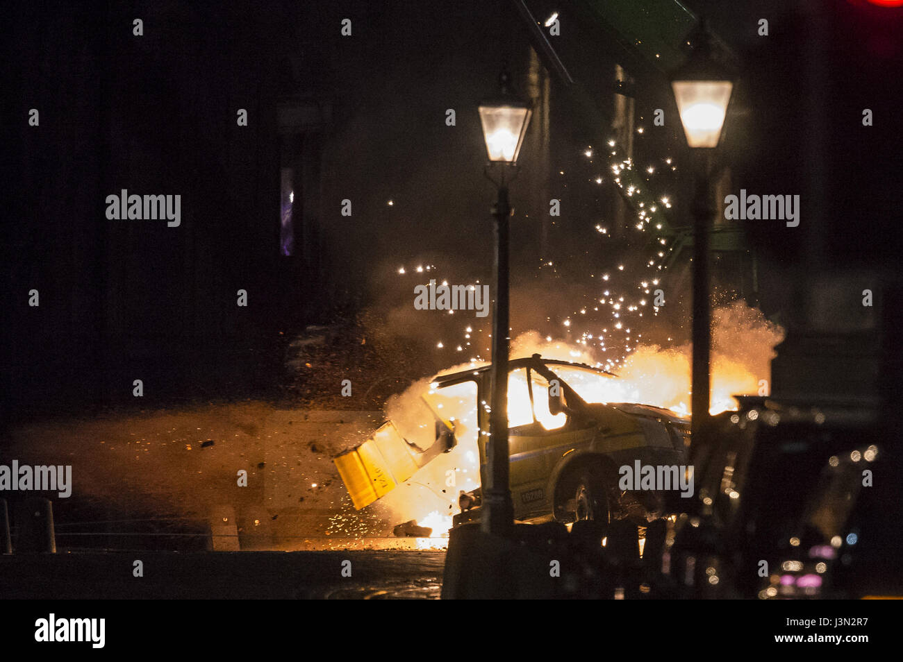 Filming of 'Avengers: Infinity War' on the Royal Mile in Edinburgh ...