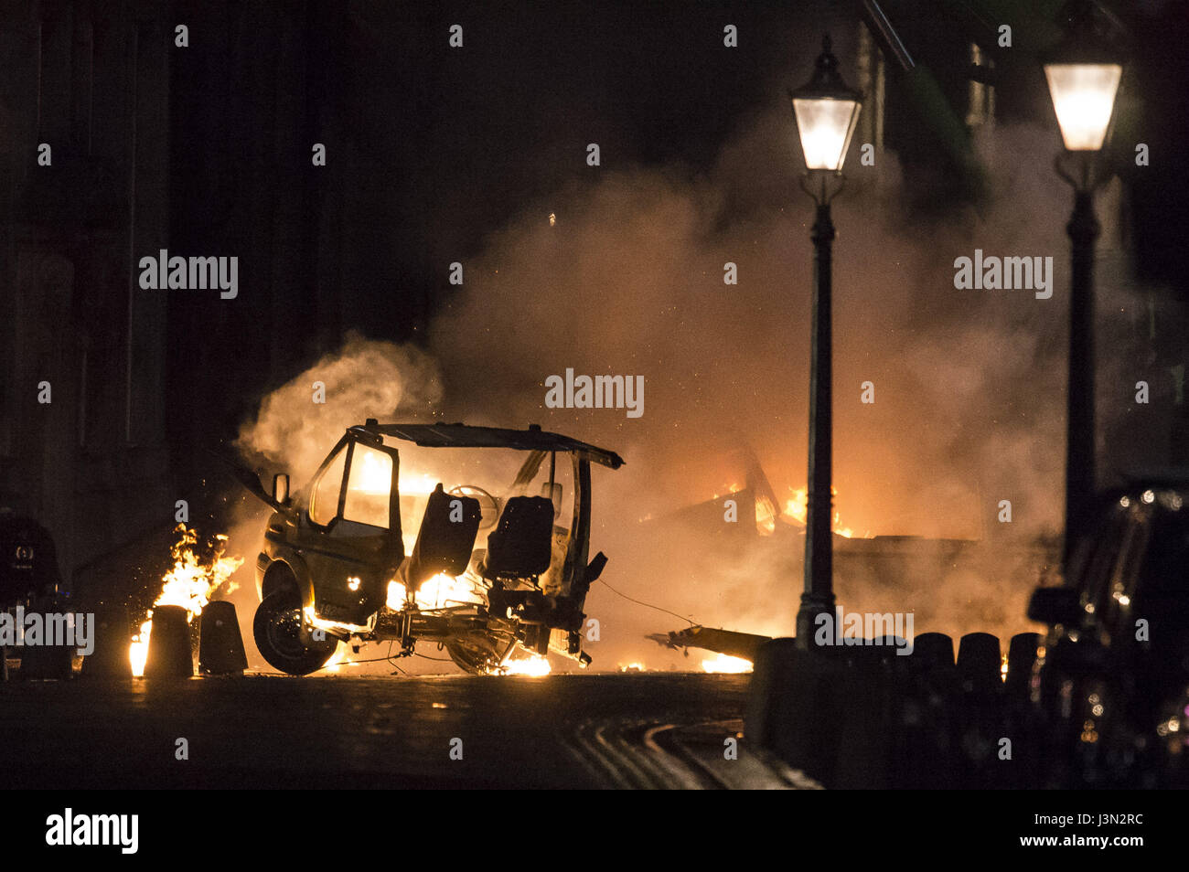 Filming of 'Avengers: Infinity War' on the Royal Mile in Edinburgh ...