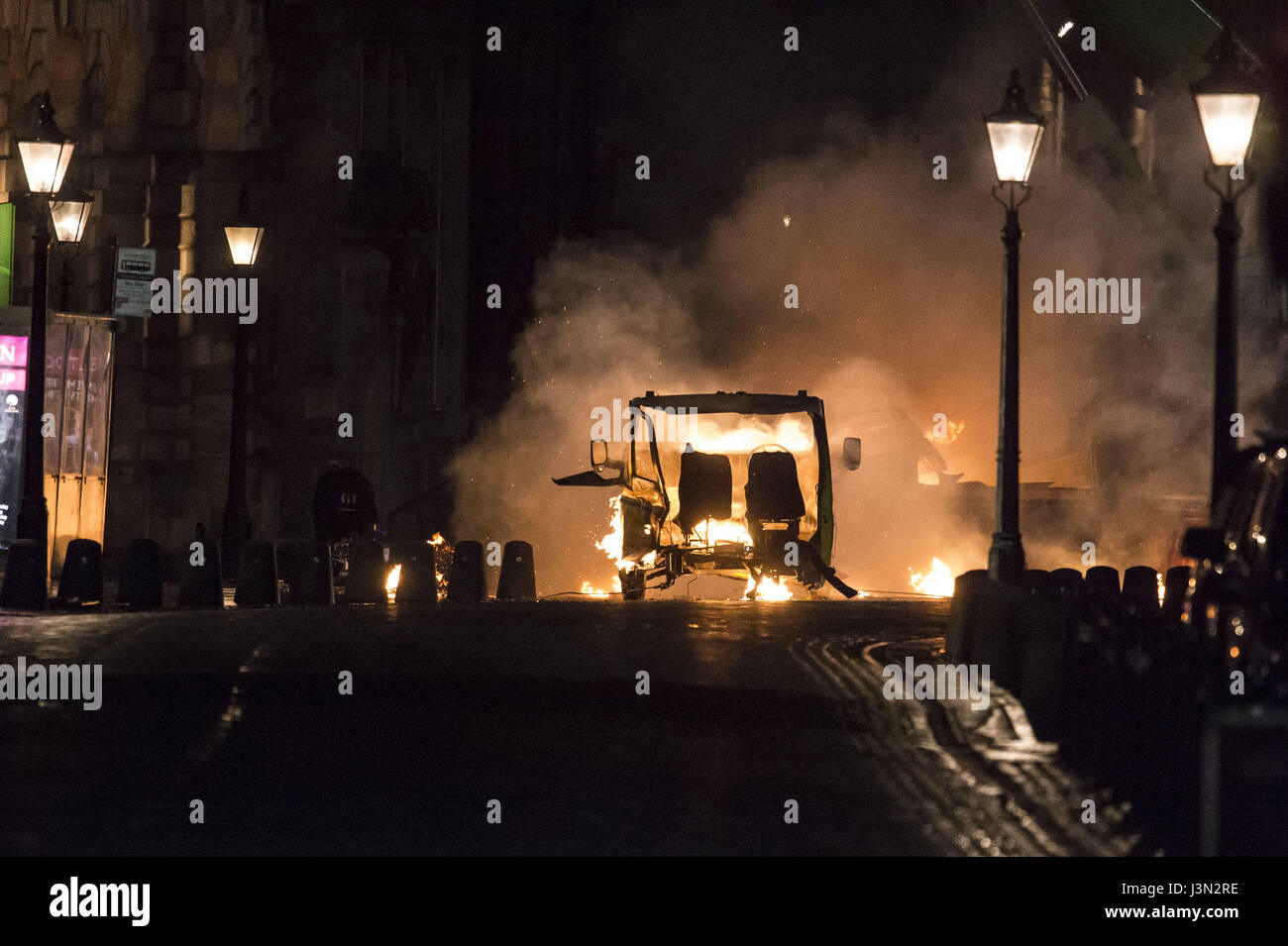 Filming of 'Avengers: Infinity War' on the Royal Mile in Edinburgh ...