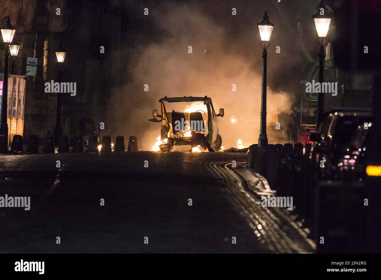 Filming of 'Avengers: Infinity War' on the Royal Mile in Edinburgh ...
