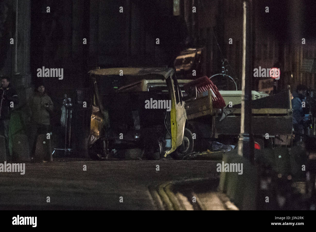 Filming of 'Avengers: Infinity War' on the Royal Mile in Edinburgh ...