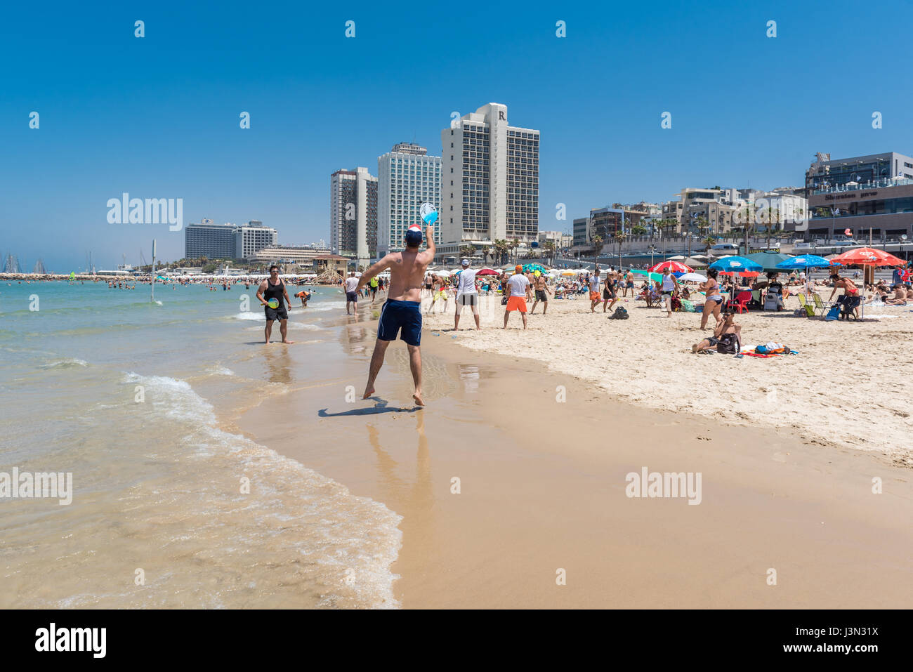 People playing matkot on the beach - april 29th 2017, Tel Aviv-Yafo ...