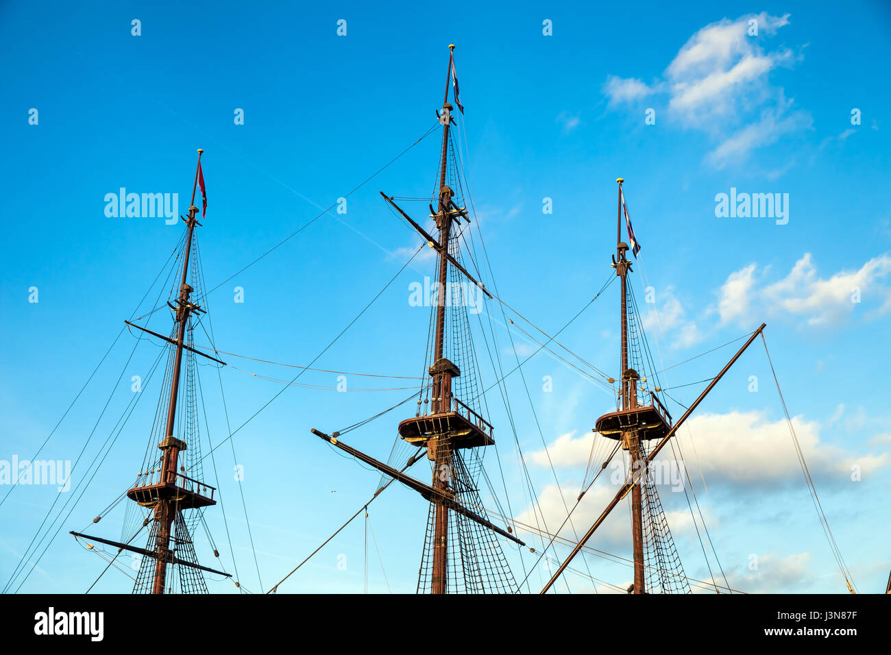 Wooden mast masts hi-res stock photography and images - Alamy