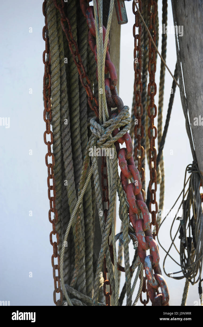 Rope boat ties on a Florence Oregon waterfront scene Stock Photo - Alamy