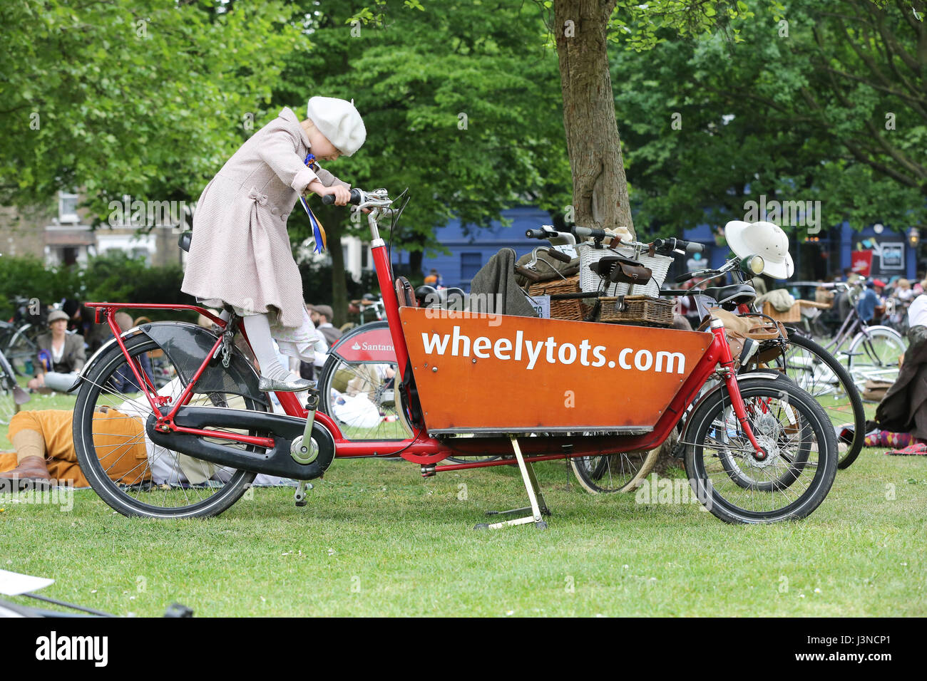 London, UK. 06th May, 2017. Riders gather for a picnic in Geraldine ...