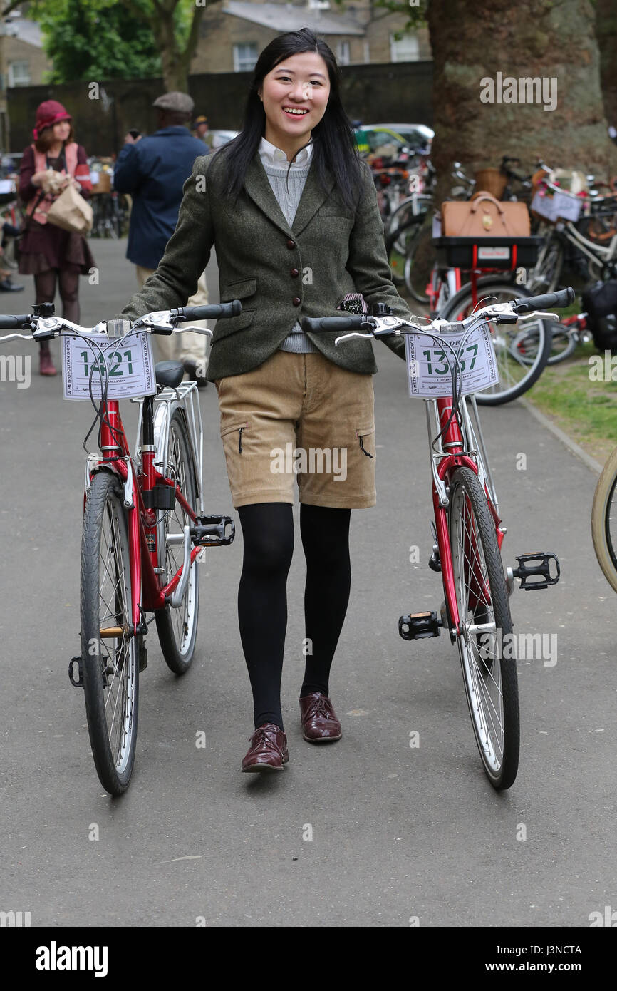 London, UK. 06th May, 2017. Riders gather for a picnic in Geraldine ...