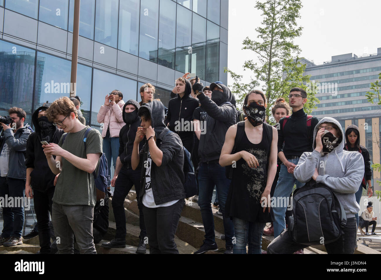 Croydon, London, UK. 6th May 2017. The right-wing group South East ...