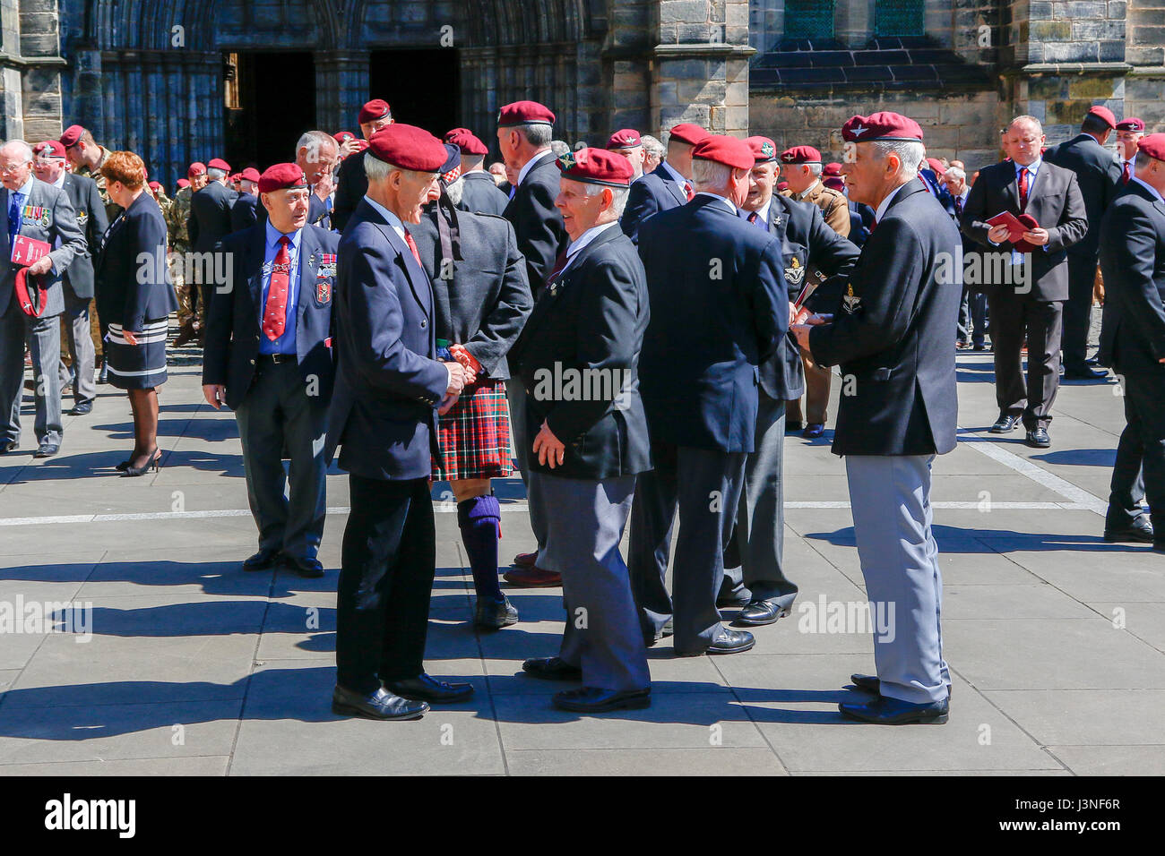 Parachute regiment mascot hi-res stock photography and images - Alamy