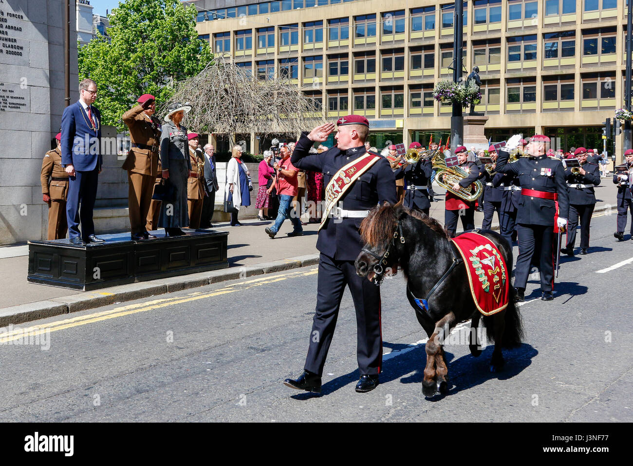 Glasgow, Scotland, UK. 6th May, 2017. To commemorate the 70th ...