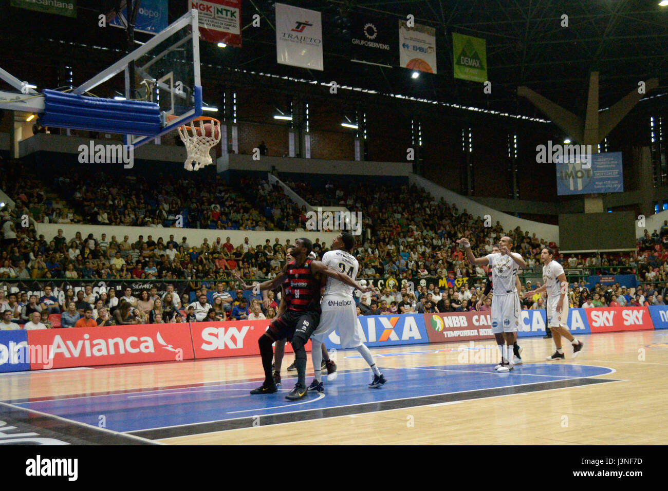 Mogi Das Cruzes, Brazil. 06th May, 2017. Mogi Helbor (SP) x Vitória (BA ...