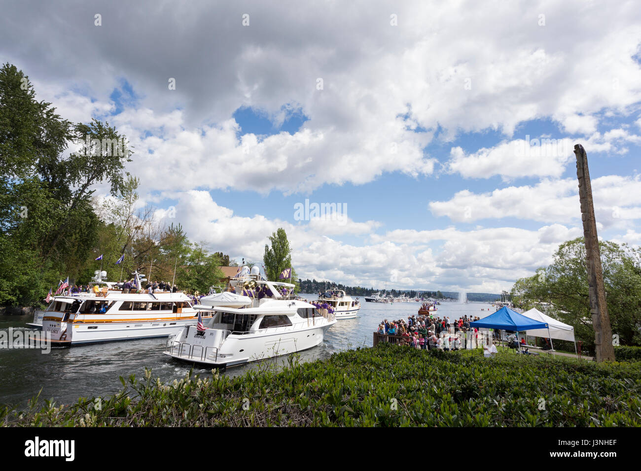 Opening day boating parade seattle hi-res stock photography and images ...