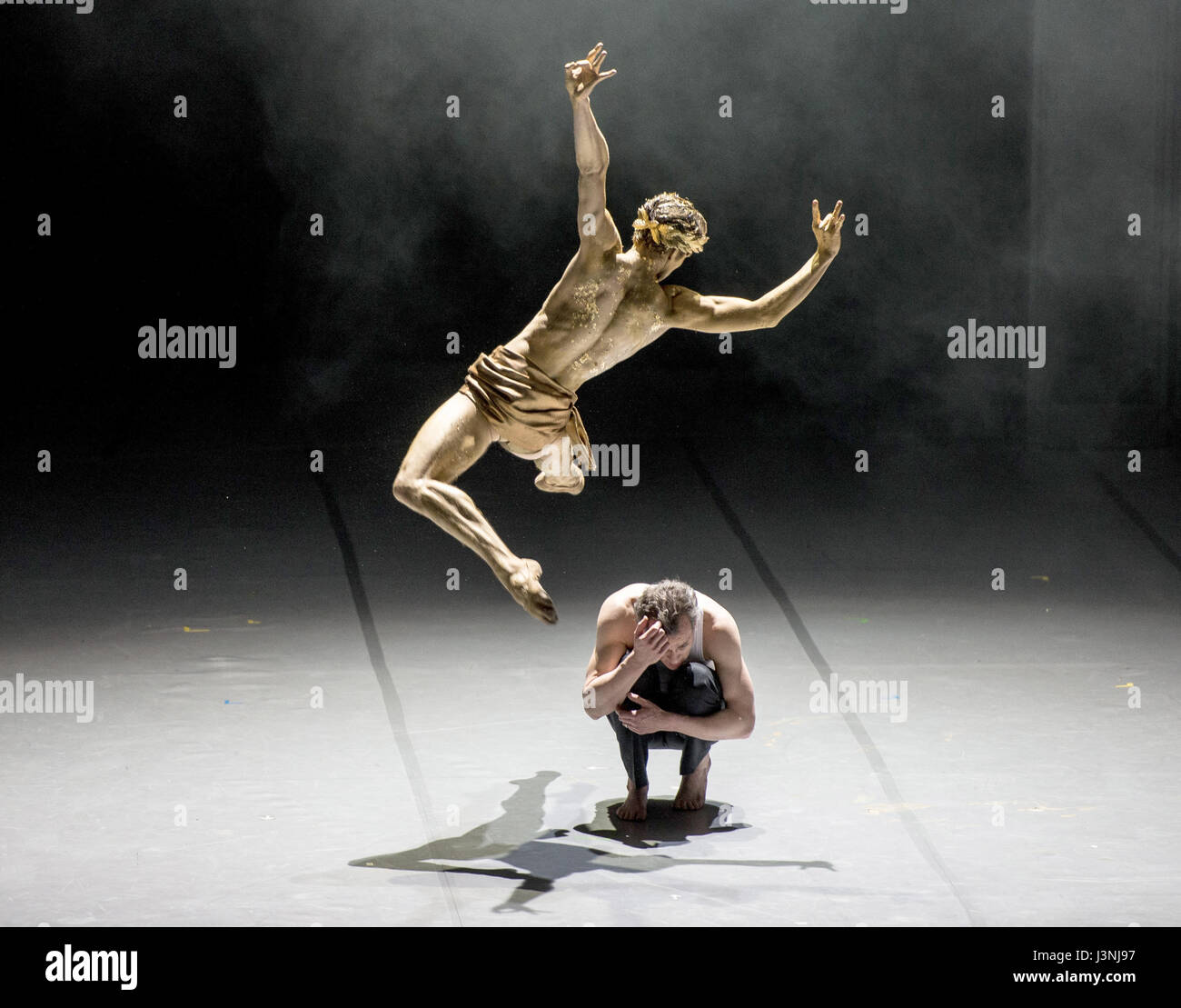 Stuttgart, Germany. 5th May, 2017. David Moore (L) and Matthias Klink ...