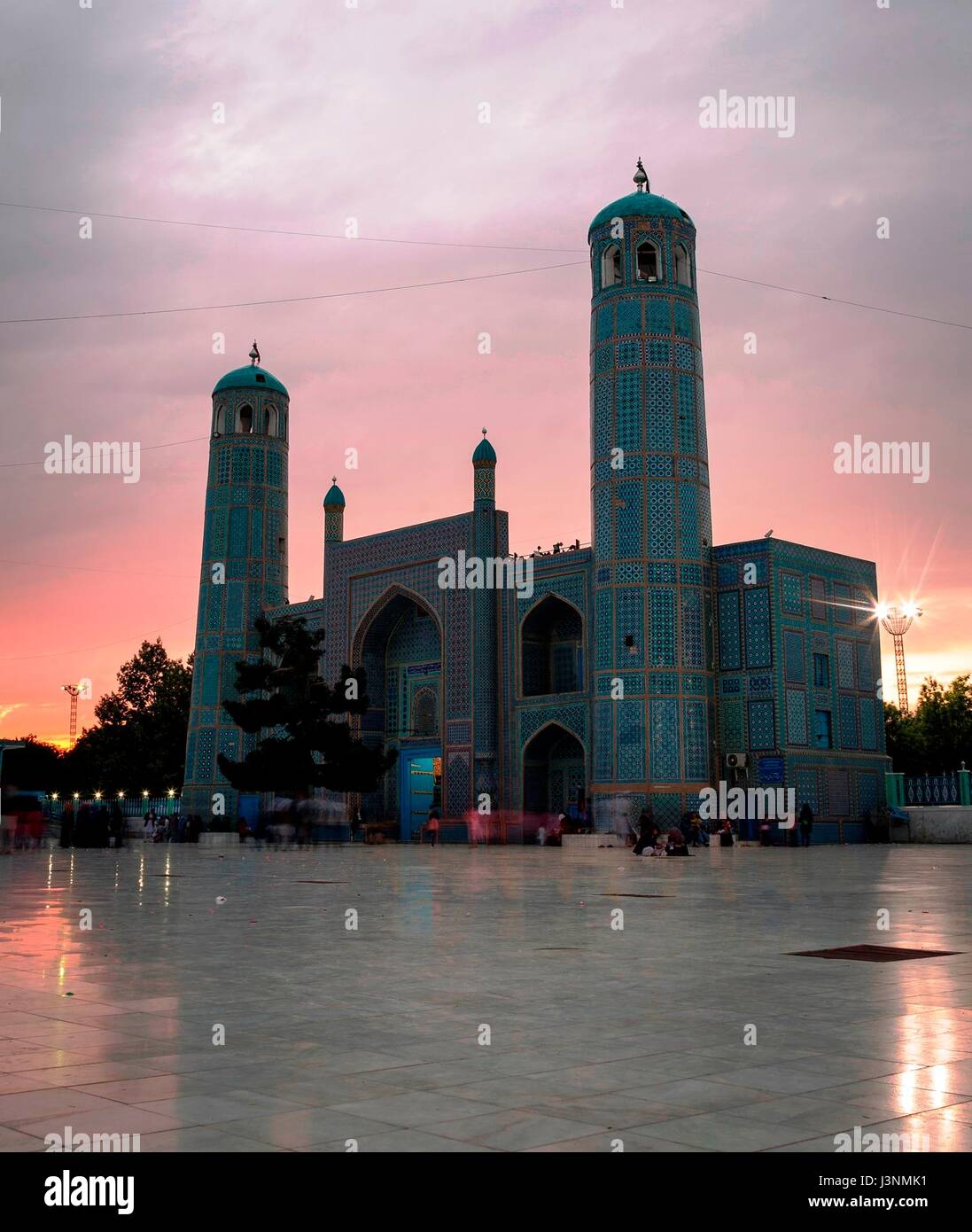 Mosque of mazar e sharif hi-res stock photography and images - Alamy