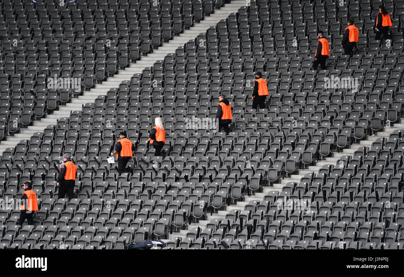 Football stadium security stewards hi-res stock photography and images ...