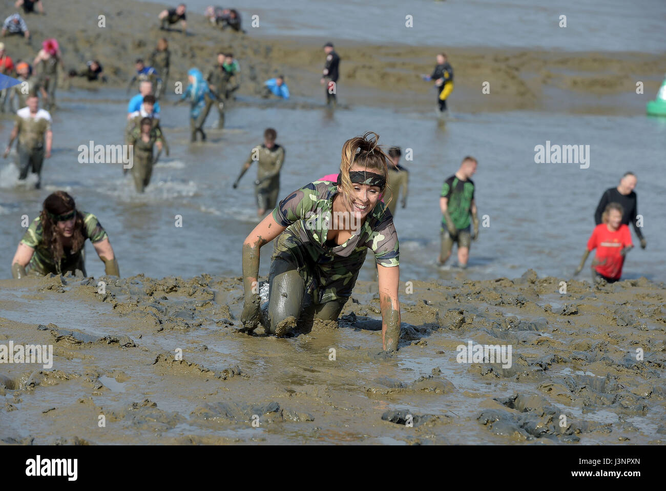 Maldon, Essex, UK. 7th May, 2017. Hundreds of competitors take part in ...