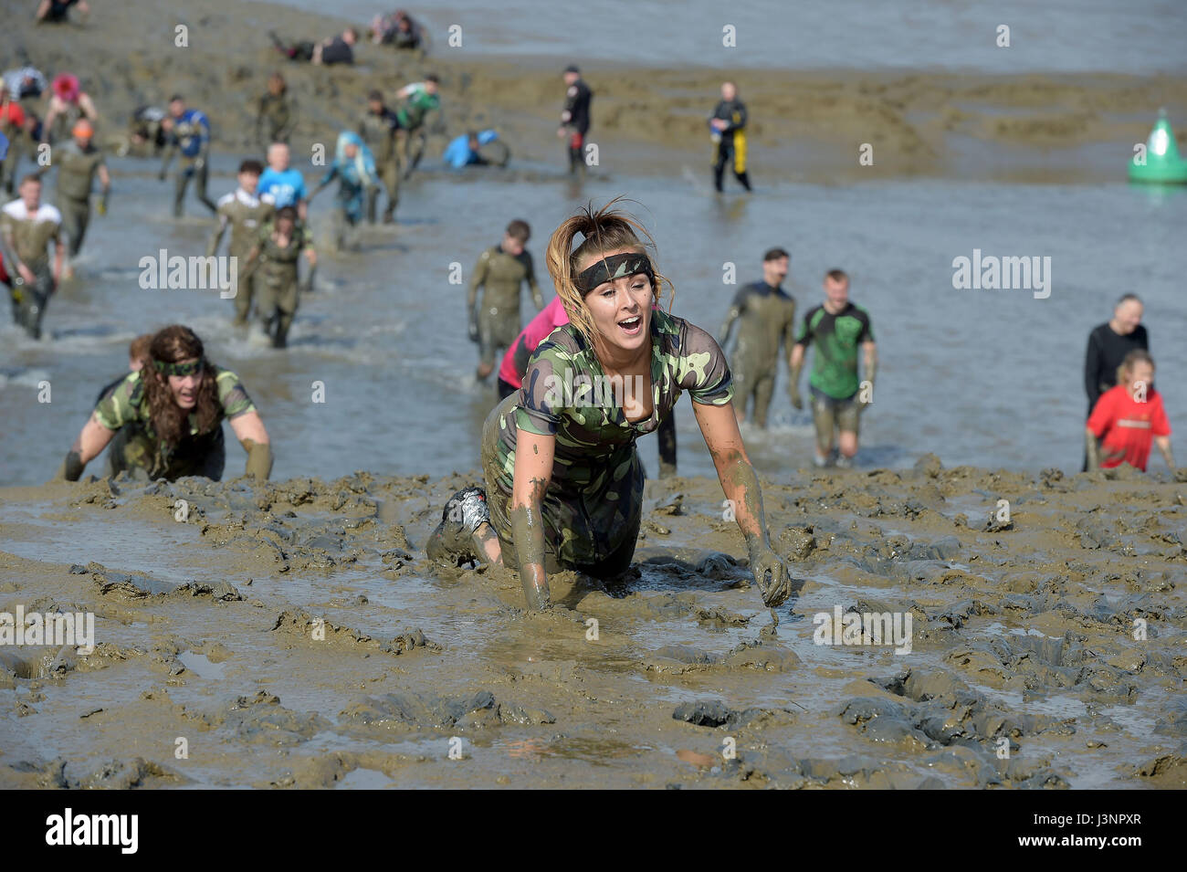 Maldon, Essex, UK. 7th May, 2017. Hundreds of competitors take part in ...