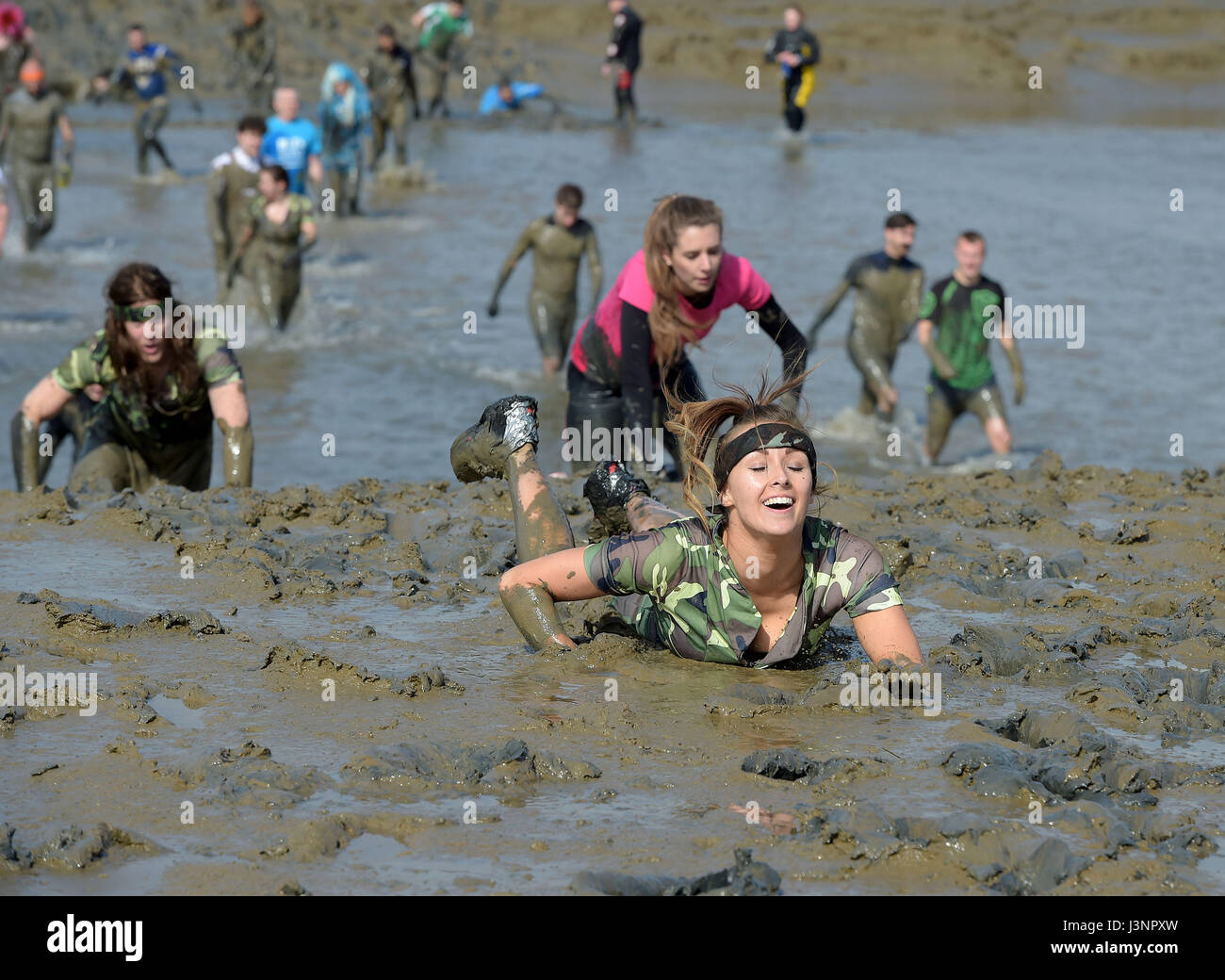 Maldon, Essex, UK. 7th May, 2017. Hundreds of competitors take part in ...