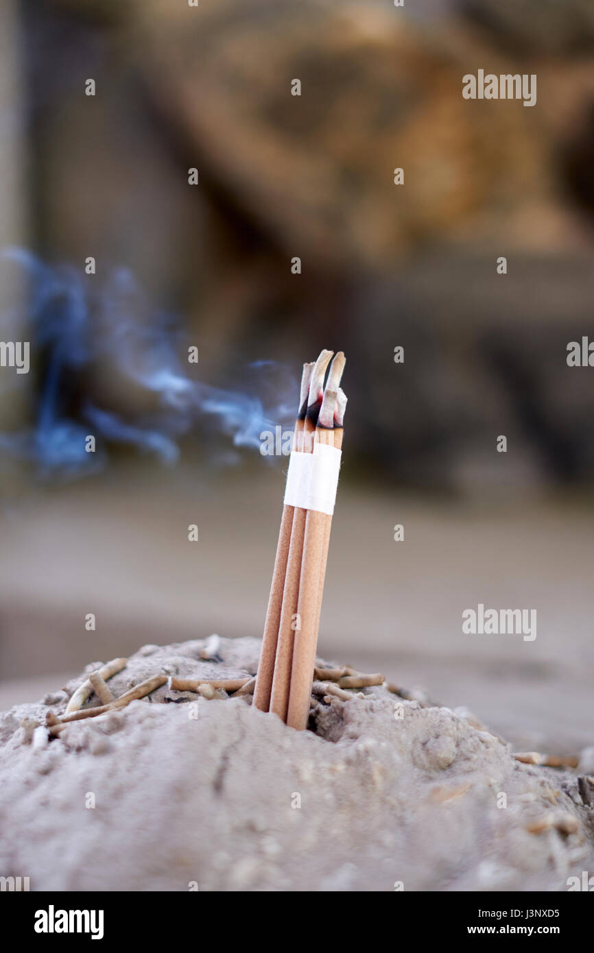 Incense burning hi-res stock photography and images - Alamy