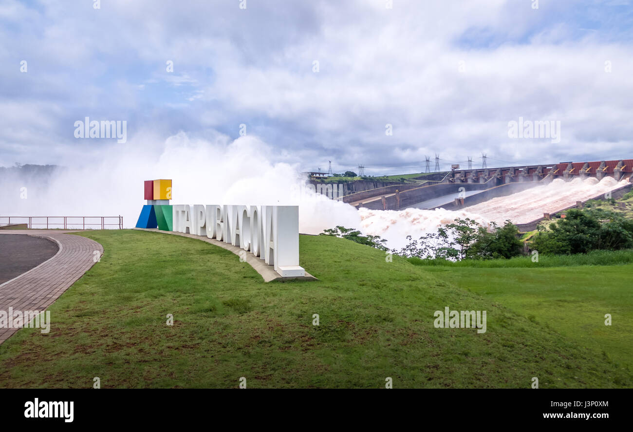Spillway at Itaipu Dam sign - Brazil and Paraguay Border Stock Photo ...