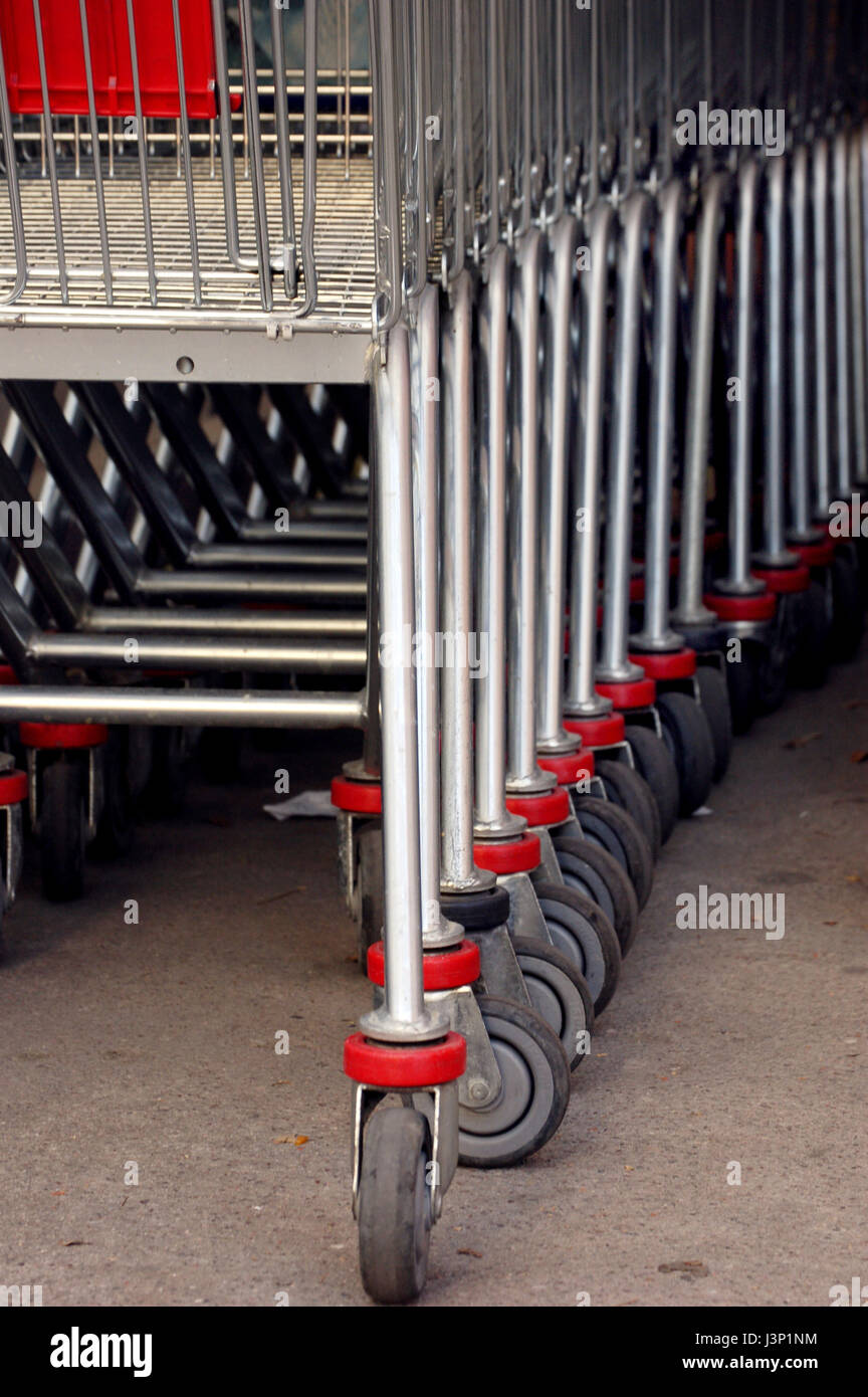 Row shop trolley hi-res stock photography and images - Alamy