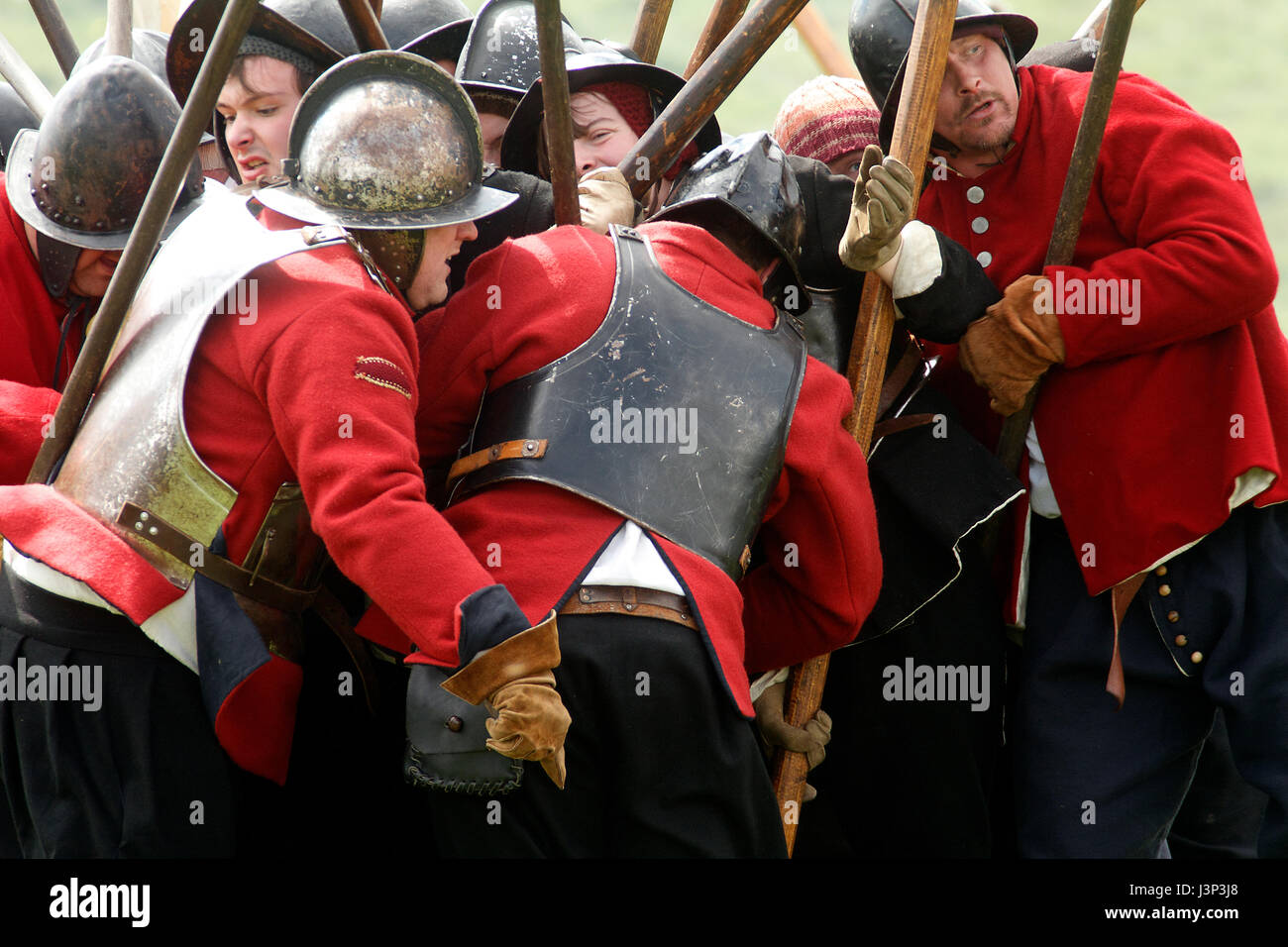 Parliament army pikemen attackingthe earthworks advance - Pike Press ...