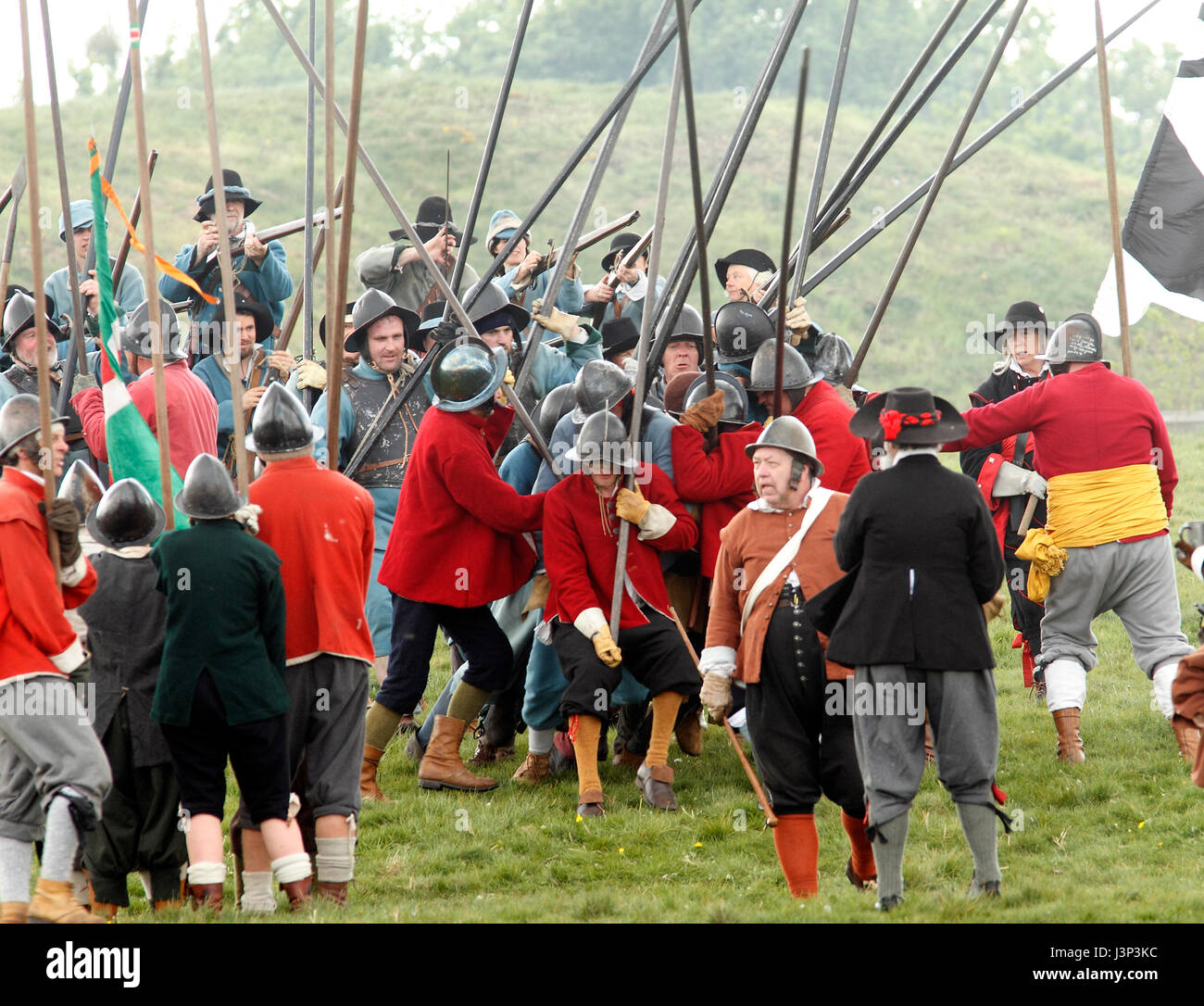 Royalist pikemen hi-res stock photography and images - Alamy
