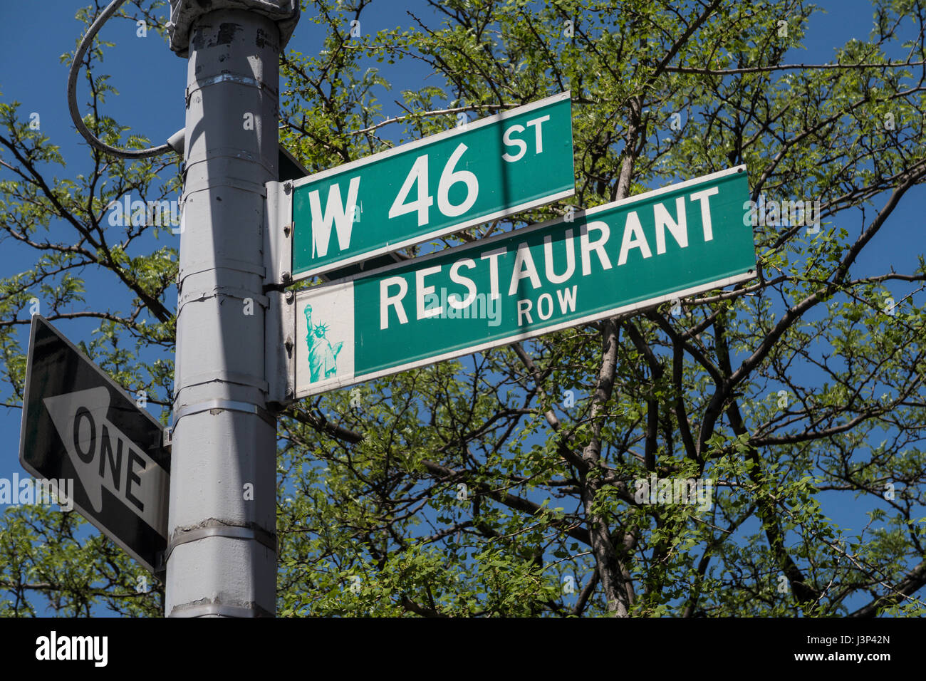 Broadway and 46th street hi-res stock photography and images - Alamy