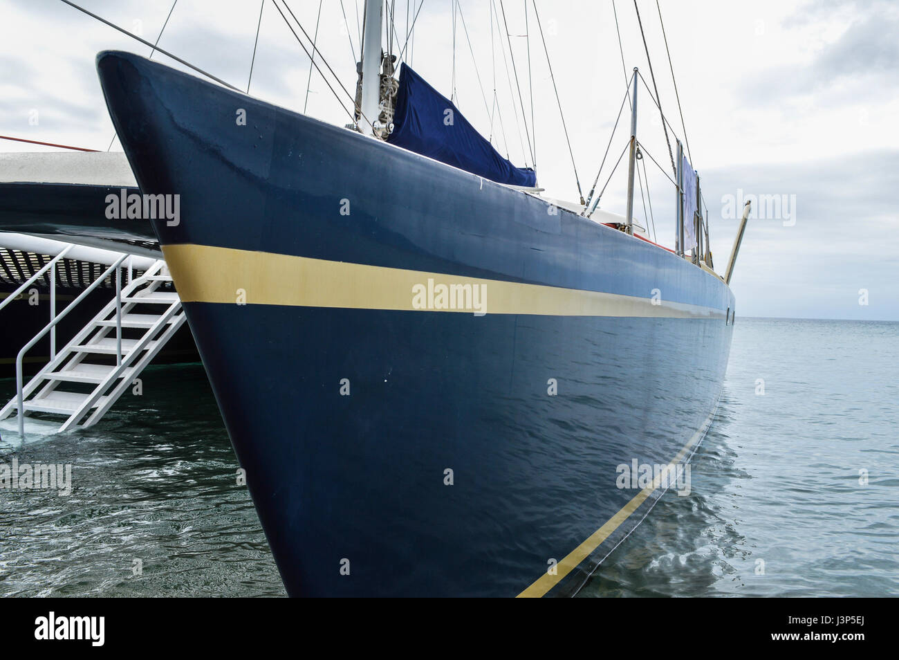 Catamaran hull hi-res stock photography and images - Alamy