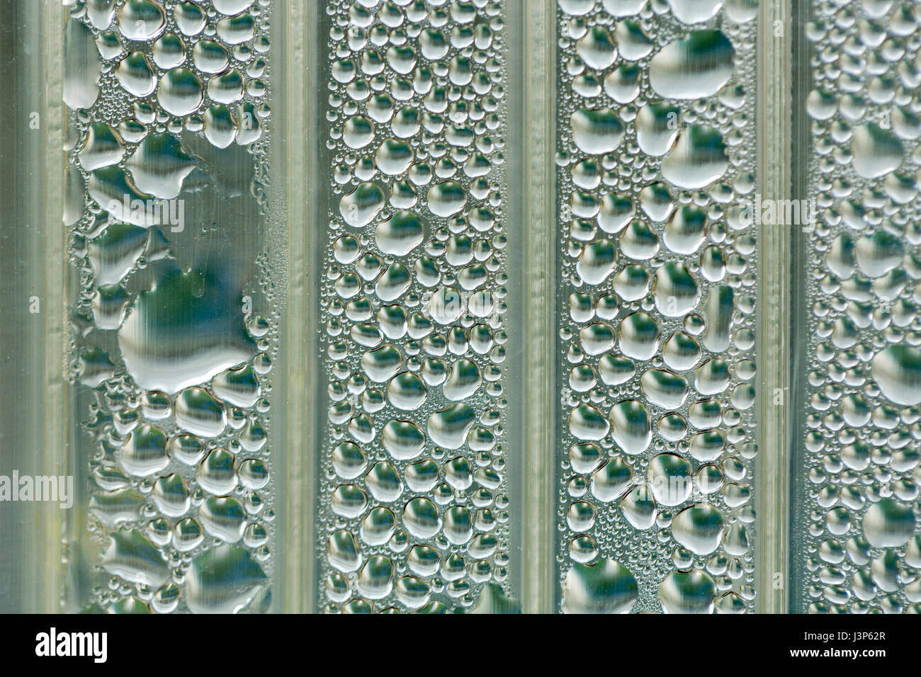 Raindrops background hi-res stock photography and images - Alamy