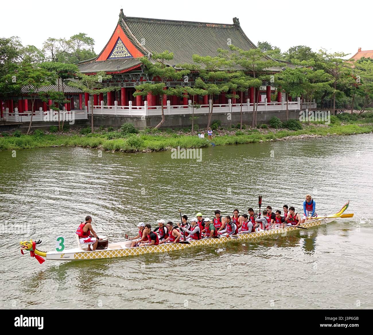 Dragonboat hi-res stock photography and images - Alamy