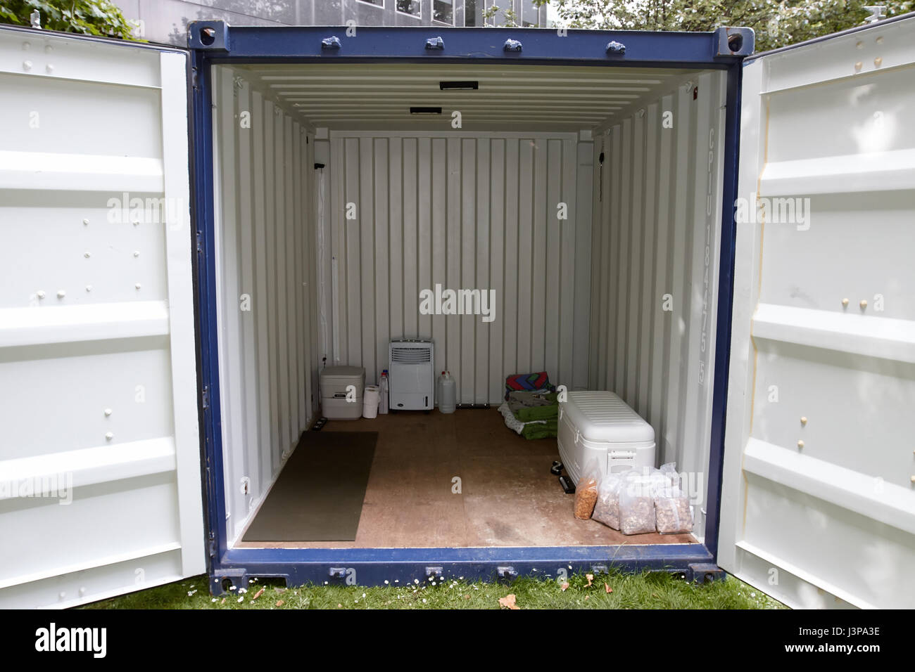 A shipping container prepared for campaigner Phil Knight to spend 2 ...