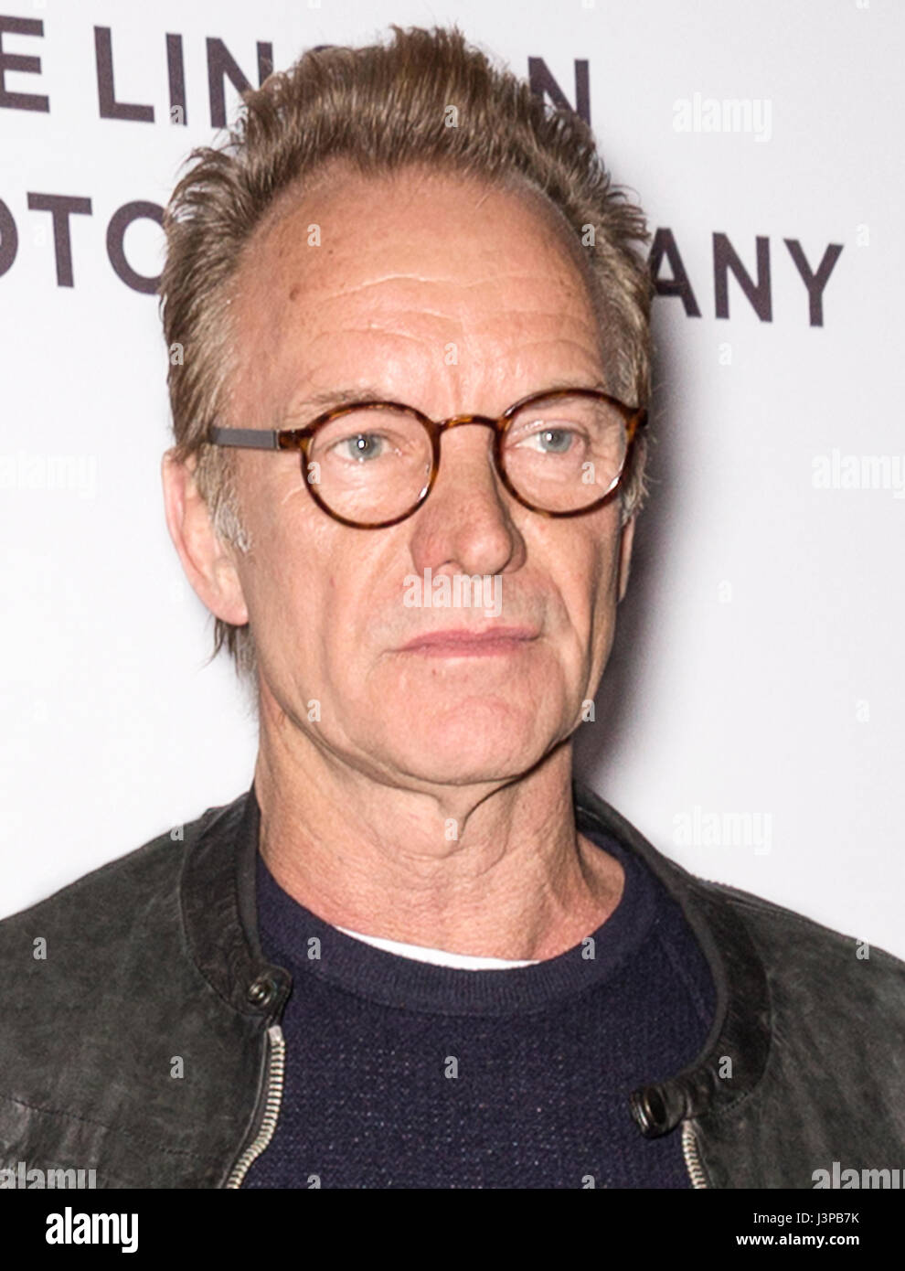 Sting artist hi-res stock photography and images - Alamy