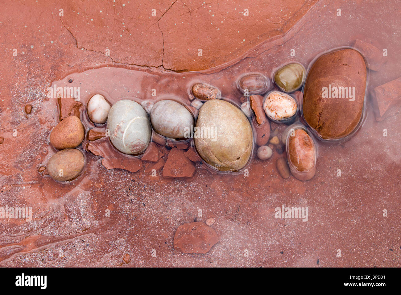 Smooth pebbles hi-res stock photography and images - Alamy