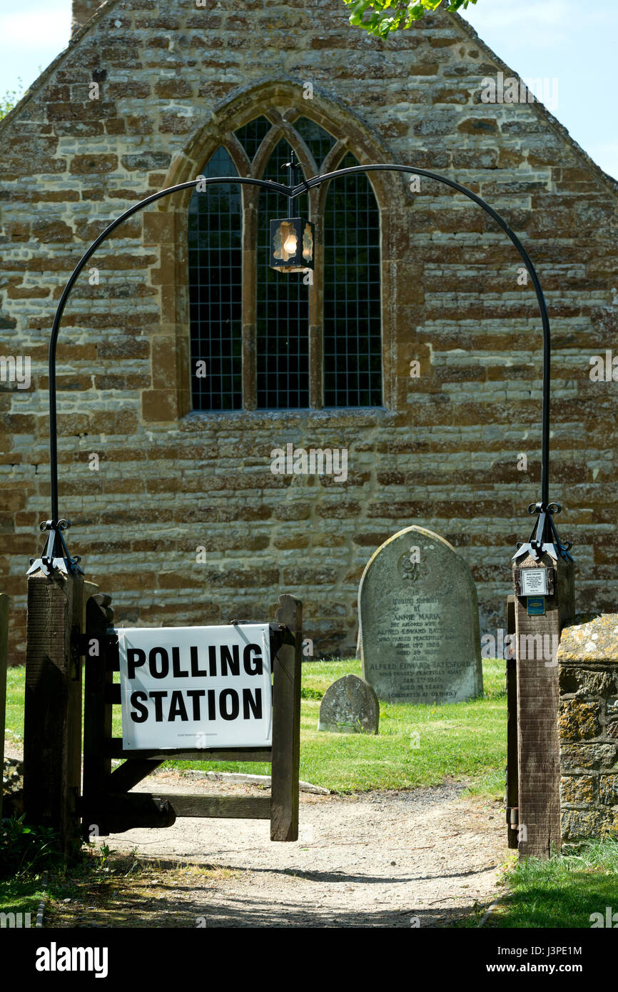 Uk polling station sign hi-res stock photography and images - Alamy