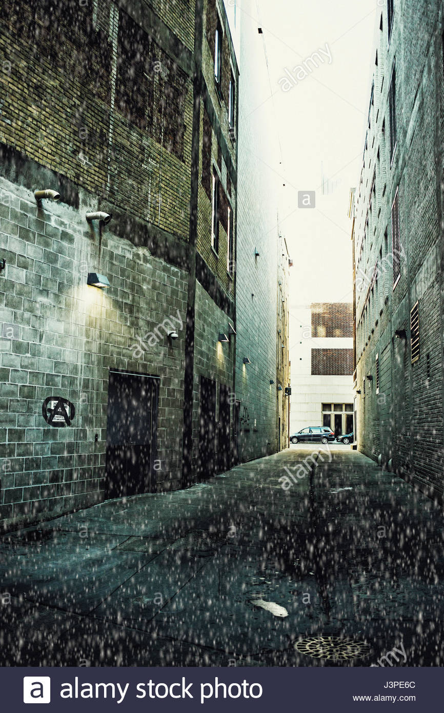 Narrow Alley Snow Winter Stock Photos & Narrow Alley Snow Winter Stock ...