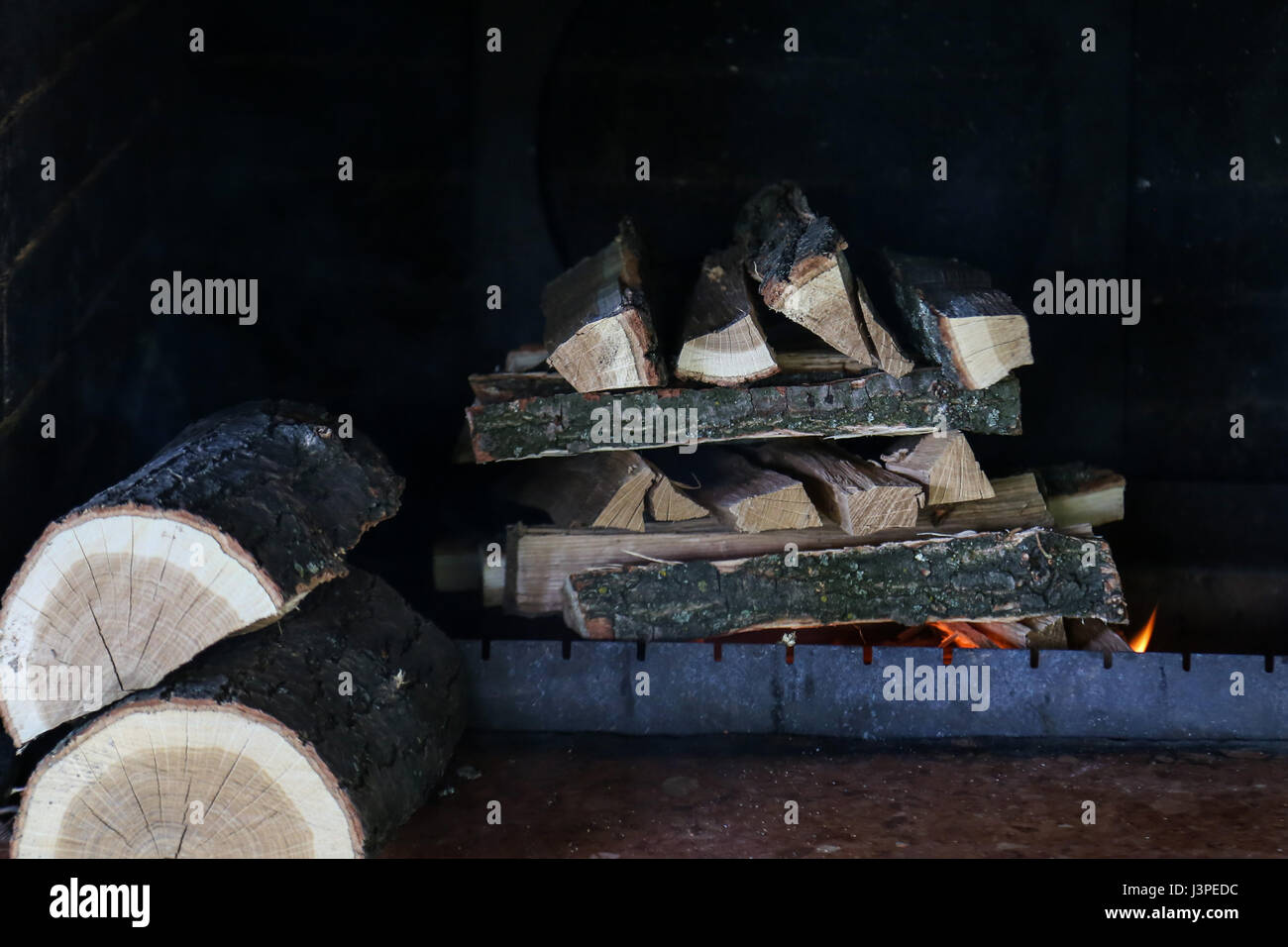 Burnt timber beam hi-res stock photography and images - Alamy