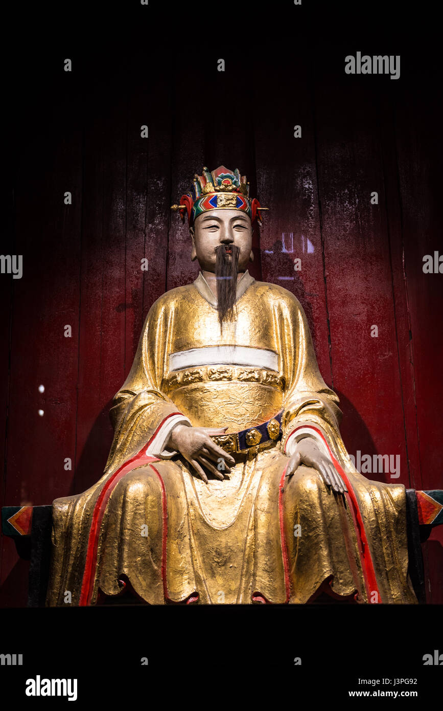 Chinese historical figure statue Stock Photo - Alamy