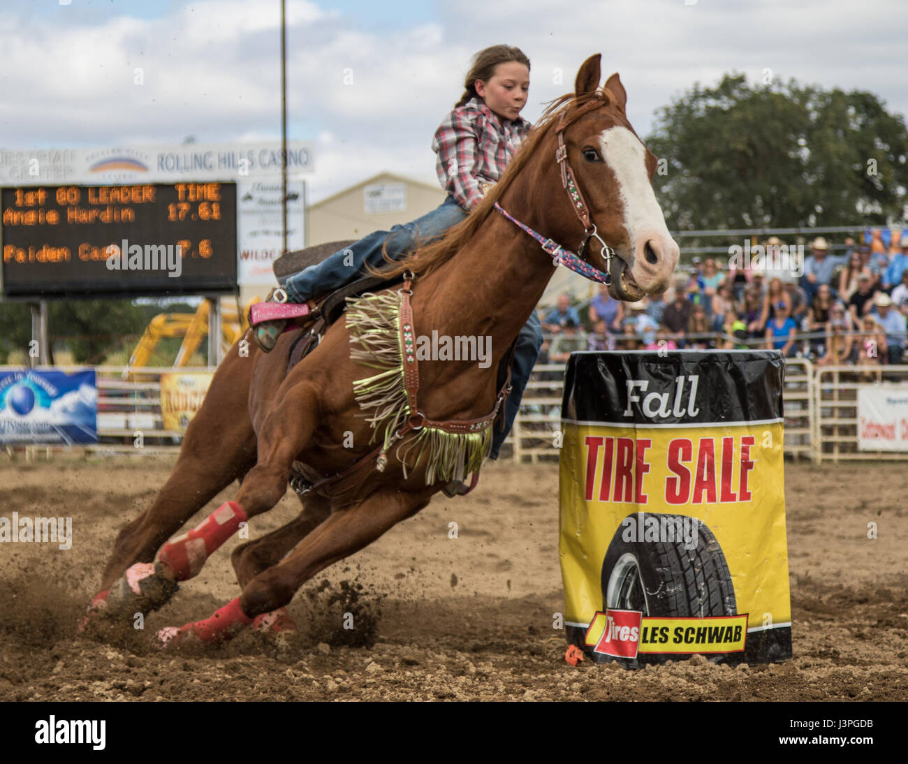Cowgirls barrel racing hi-res stock photography and images - Alamy