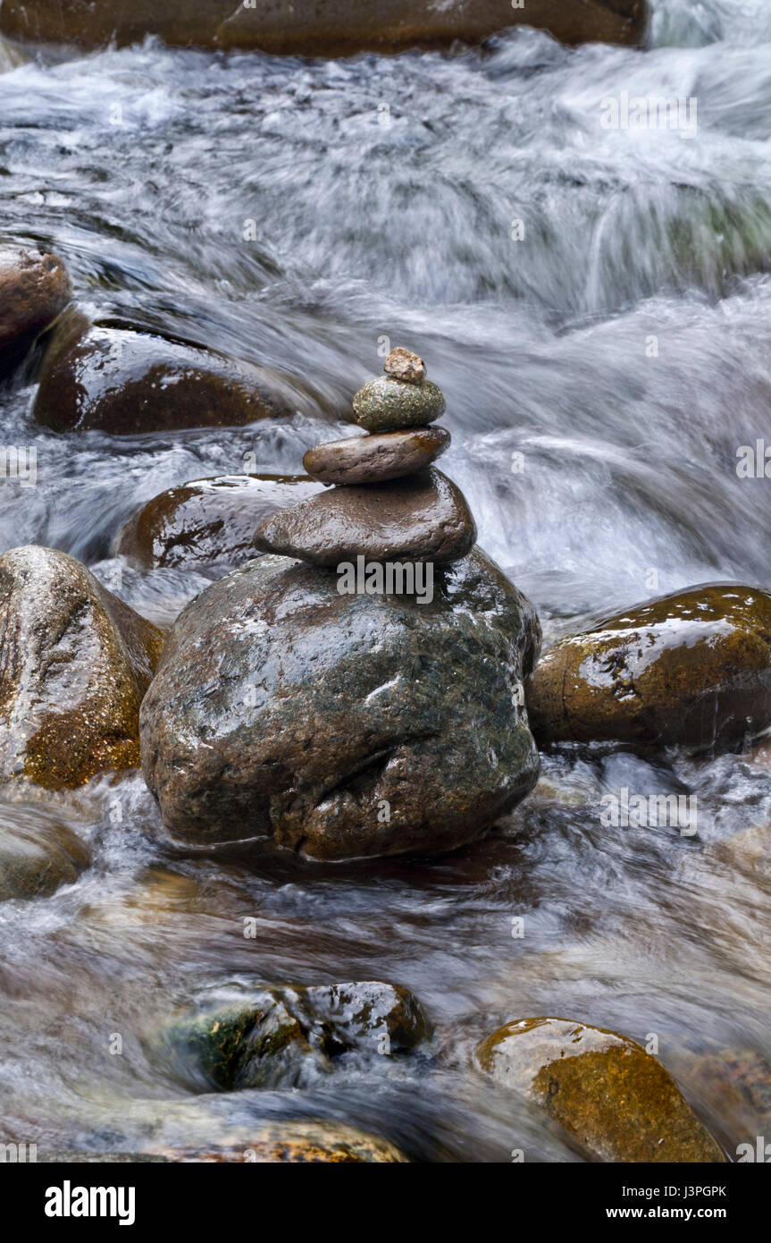 Riverbank with stones hi-res stock photography and images - Alamy