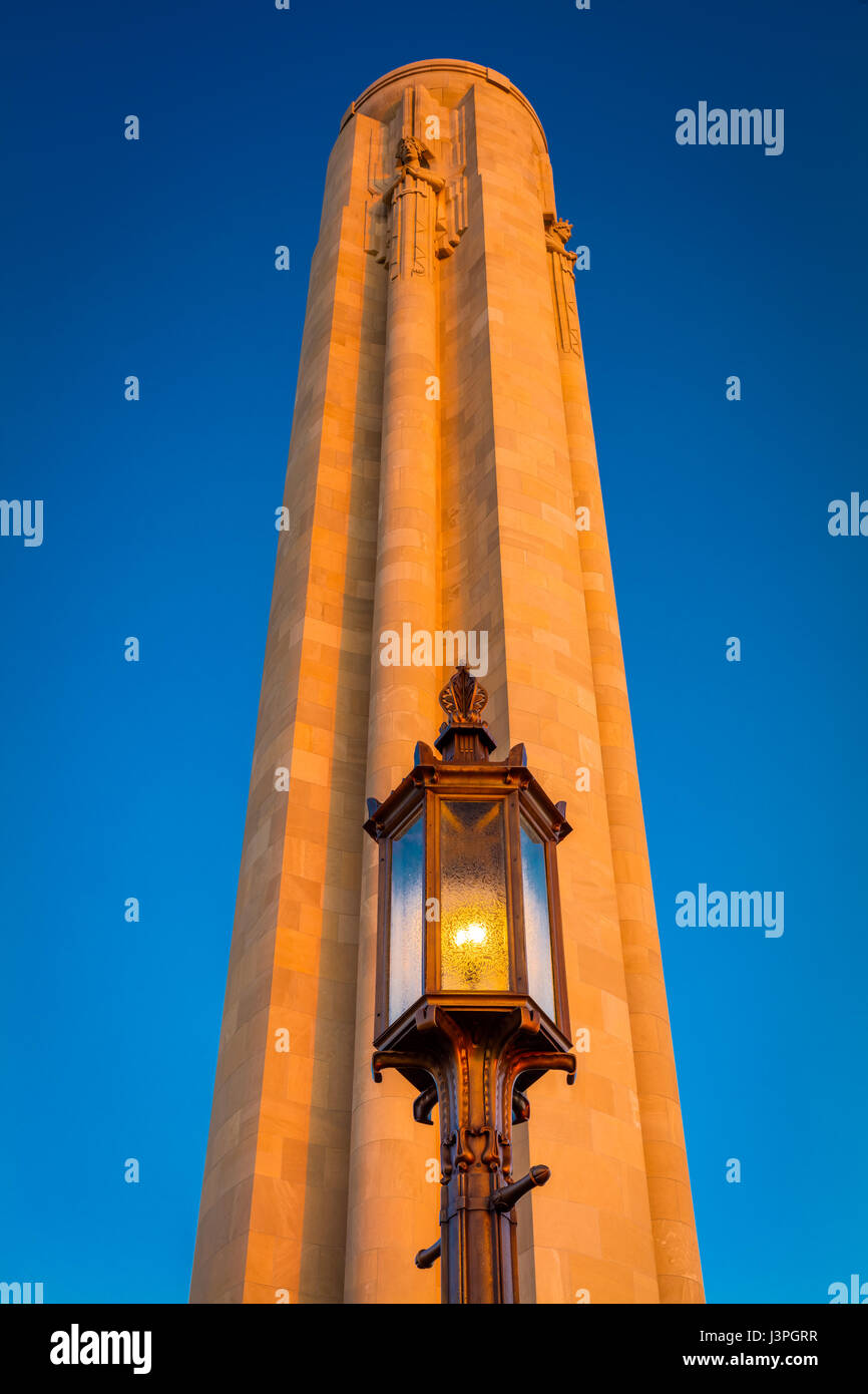 The Liberty Memorial, located at the National World War I Museum and ...