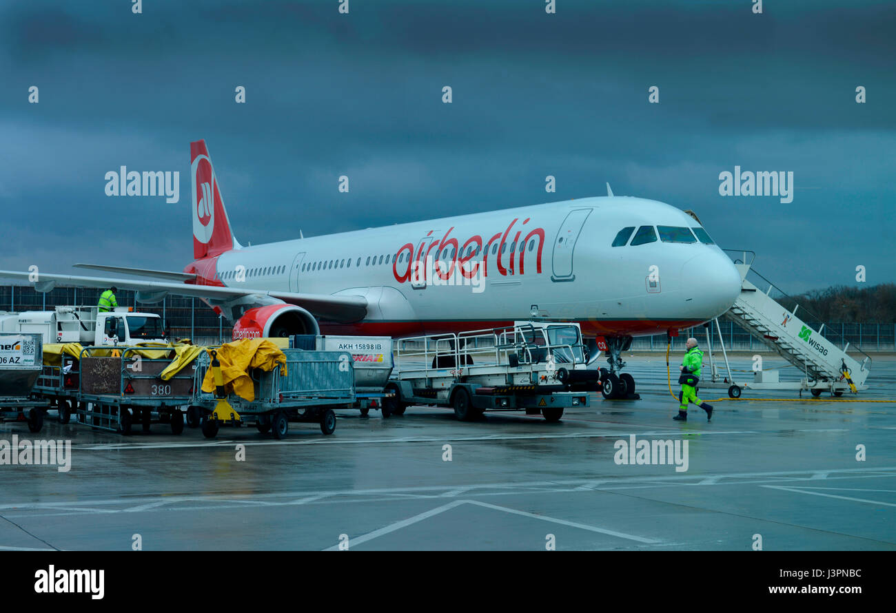 Flugzeug, Air Berlin, Flughafen, Tegel, Berlin, Deutschland Stock Photo ...
