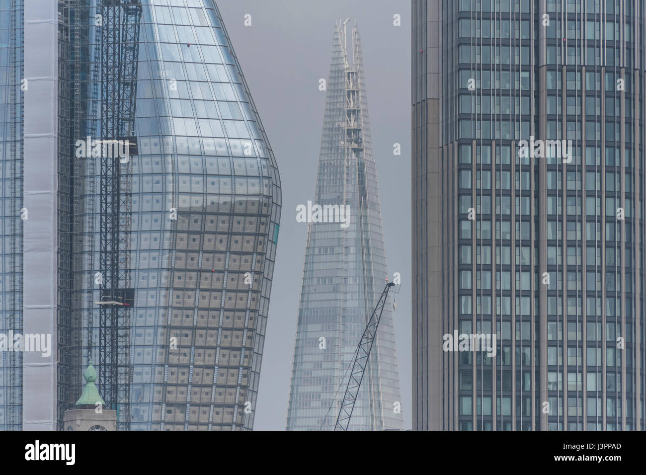 Thames riverside towerblock hi-res stock photography and images - Alamy