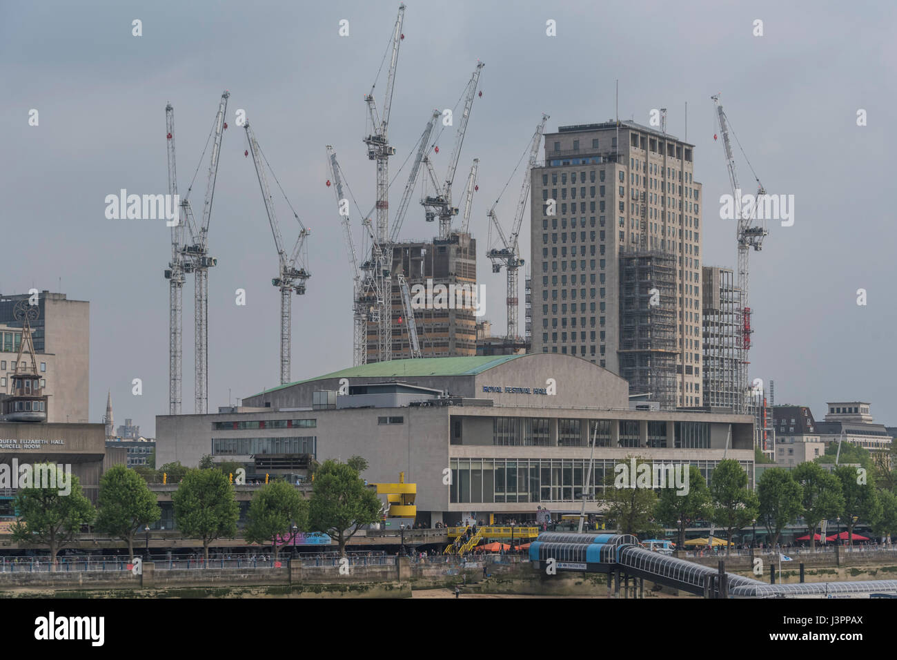 Massed cranes work on the Shell building redevelopment. Riverside ...