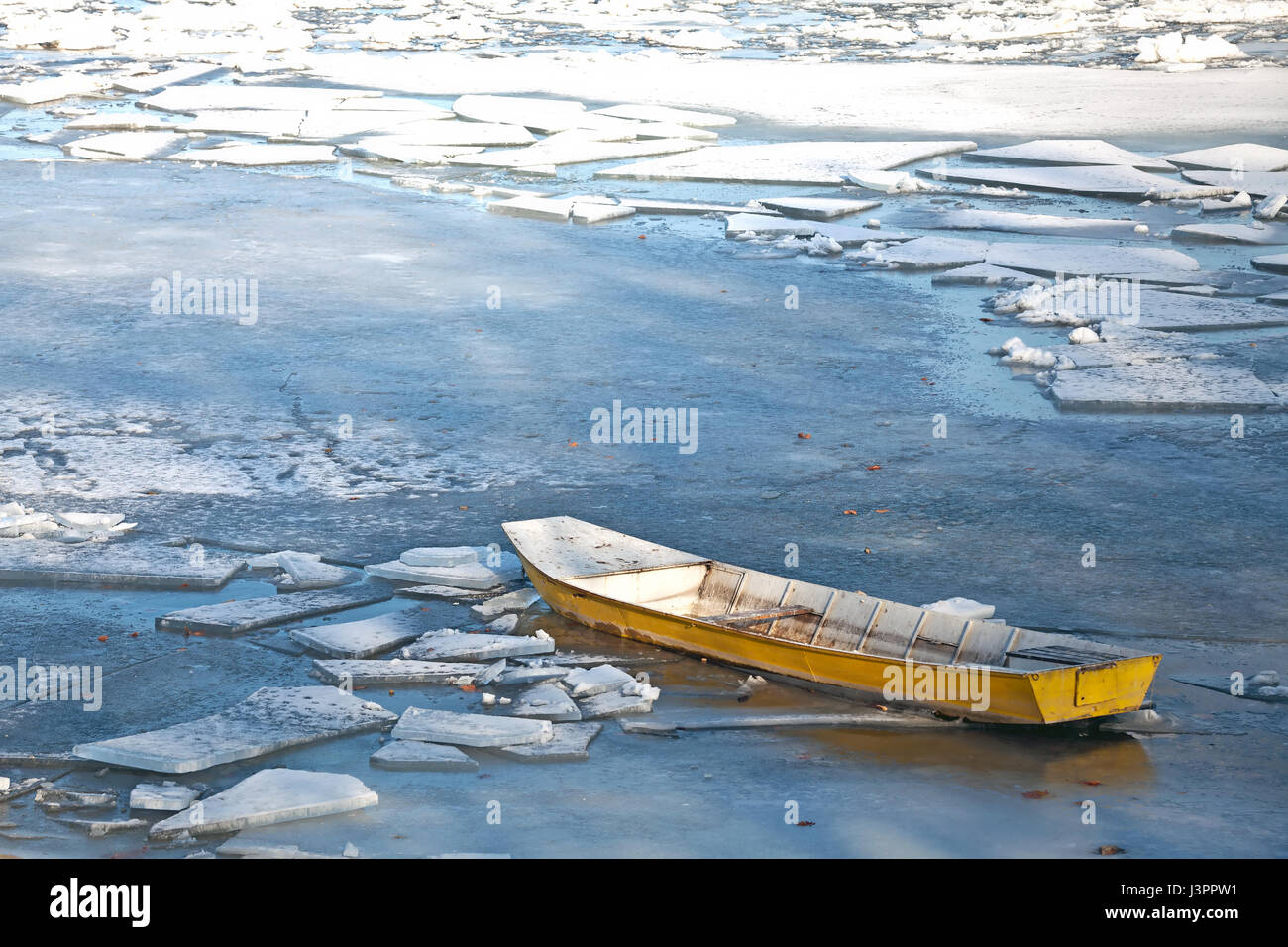 Trapped boat hi-res stock photography and images - Alamy