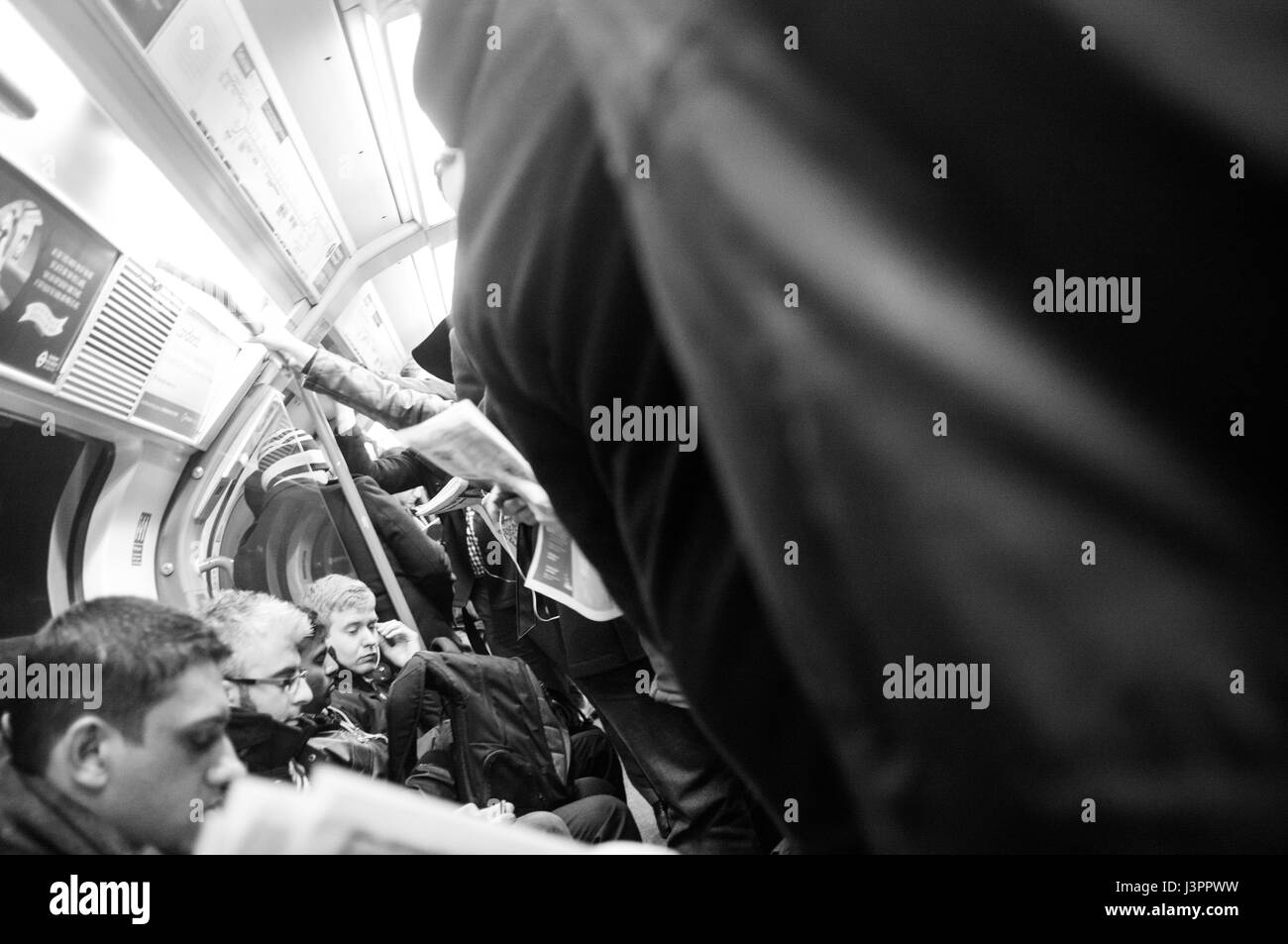 Central line hi-res stock photography and images - Alamy