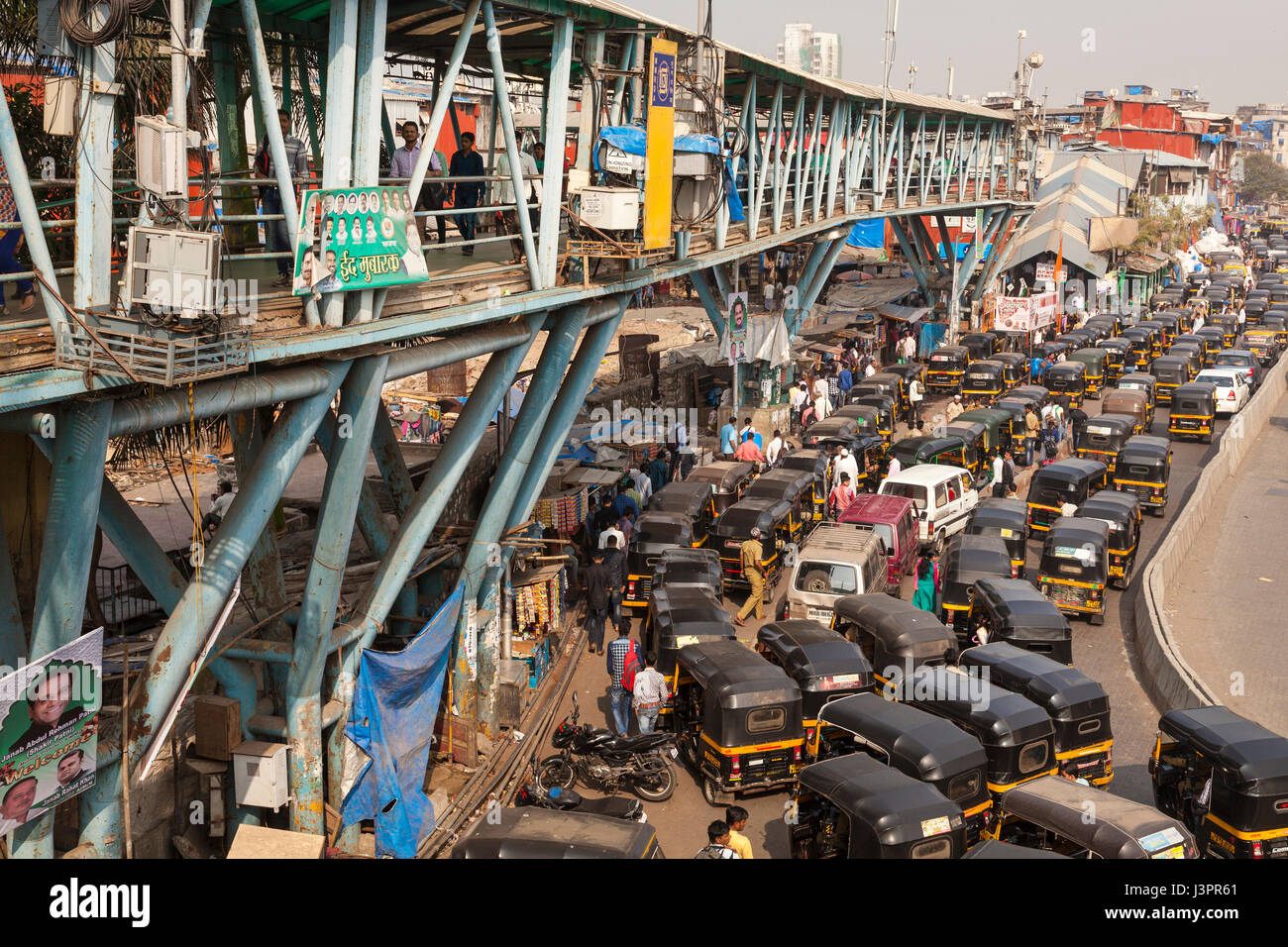 Morning traffic by Bandra East Station, Mumbai, India Stock Photo - Alamy