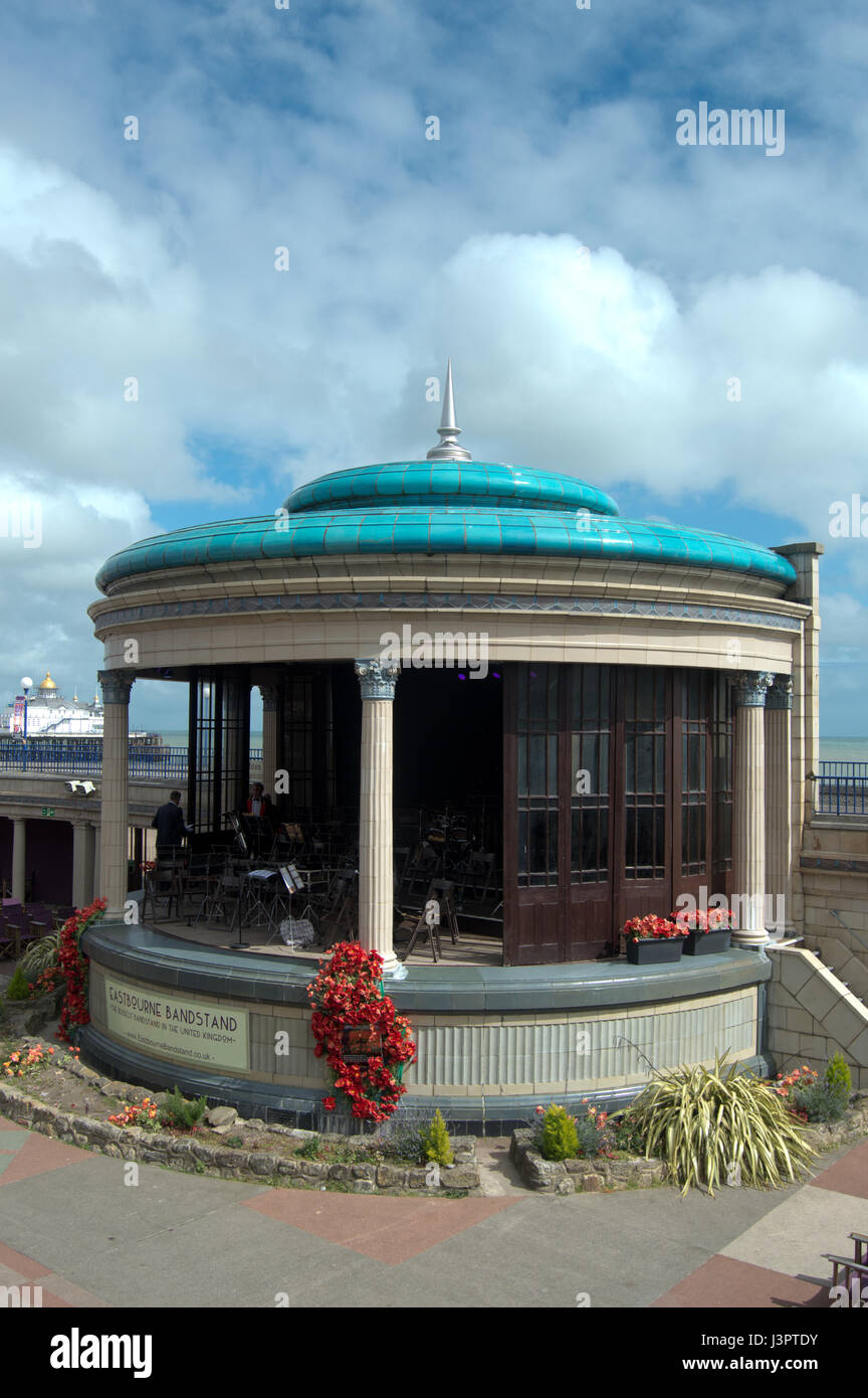 Old fashioned victorian bandstand hi-res stock photography and images ...