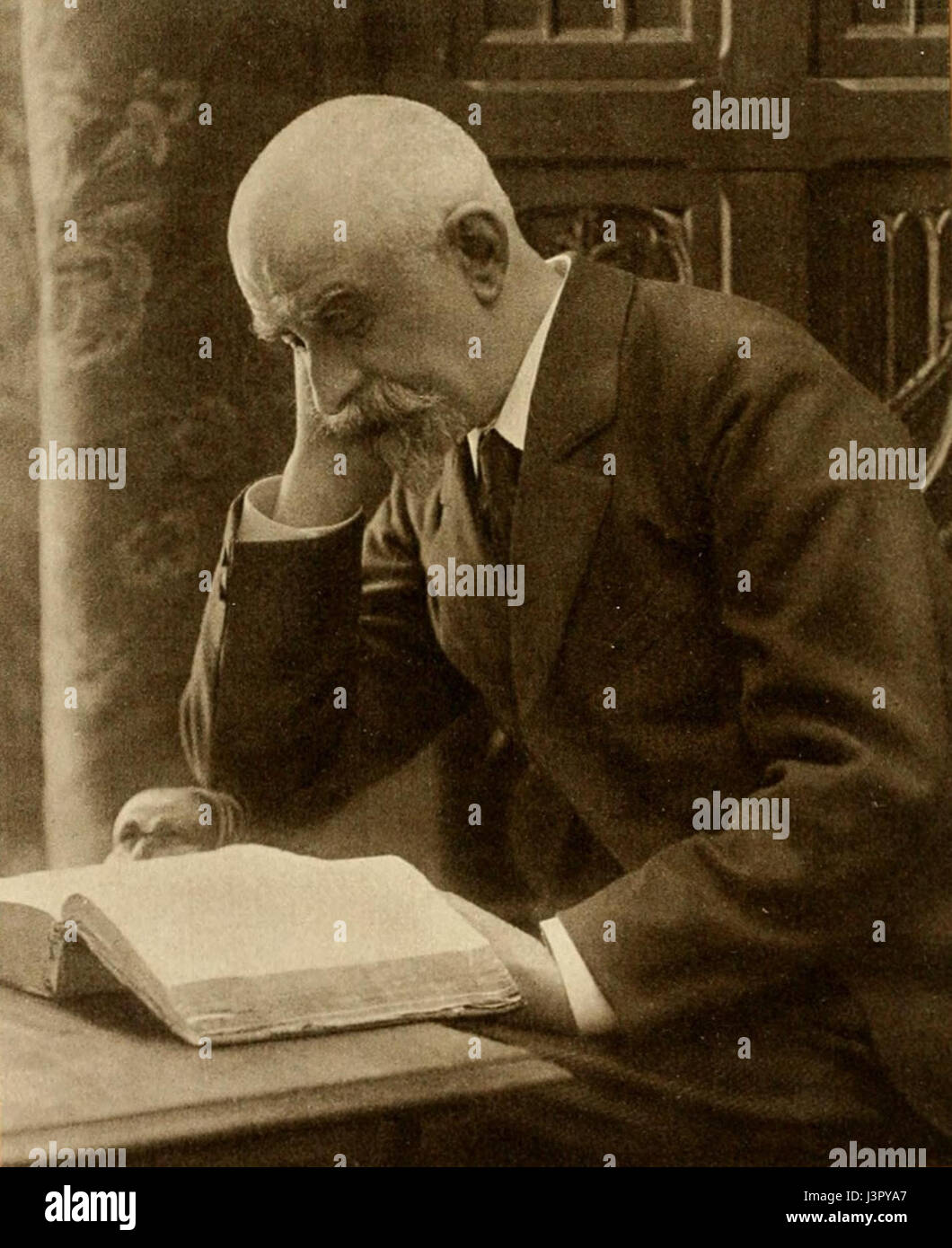 Joris Karl Huysmans Stock Photo - Alamy