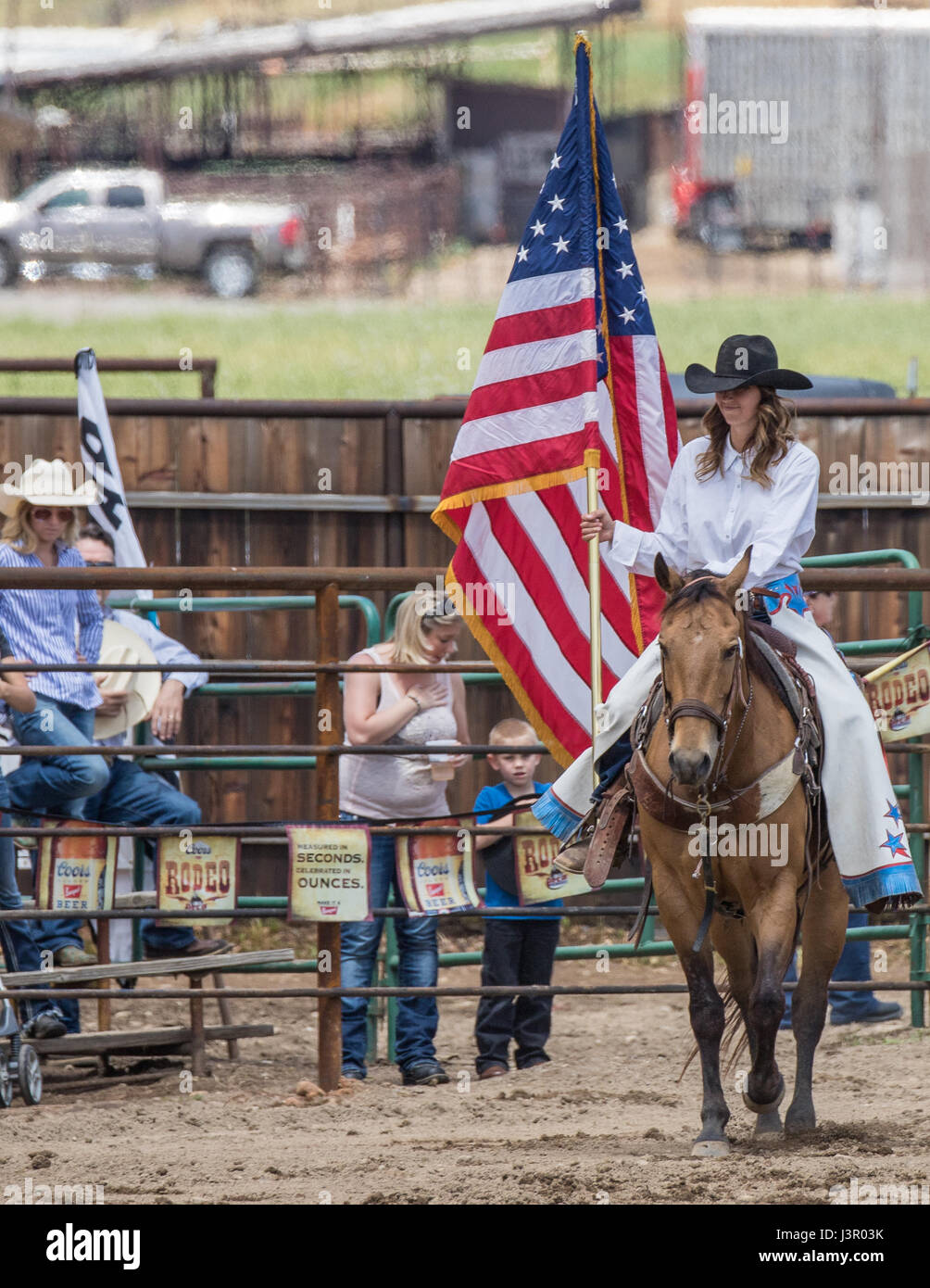 The American Flag makes an entrance at the rodeo in Cottonwood ...