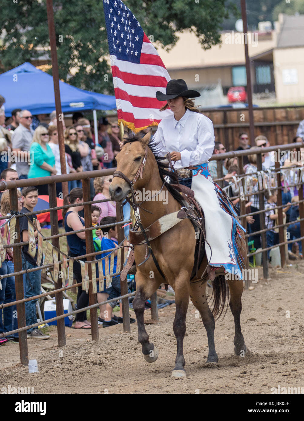The American Flag makes an entrance at the rodeo in Cottonwood ...